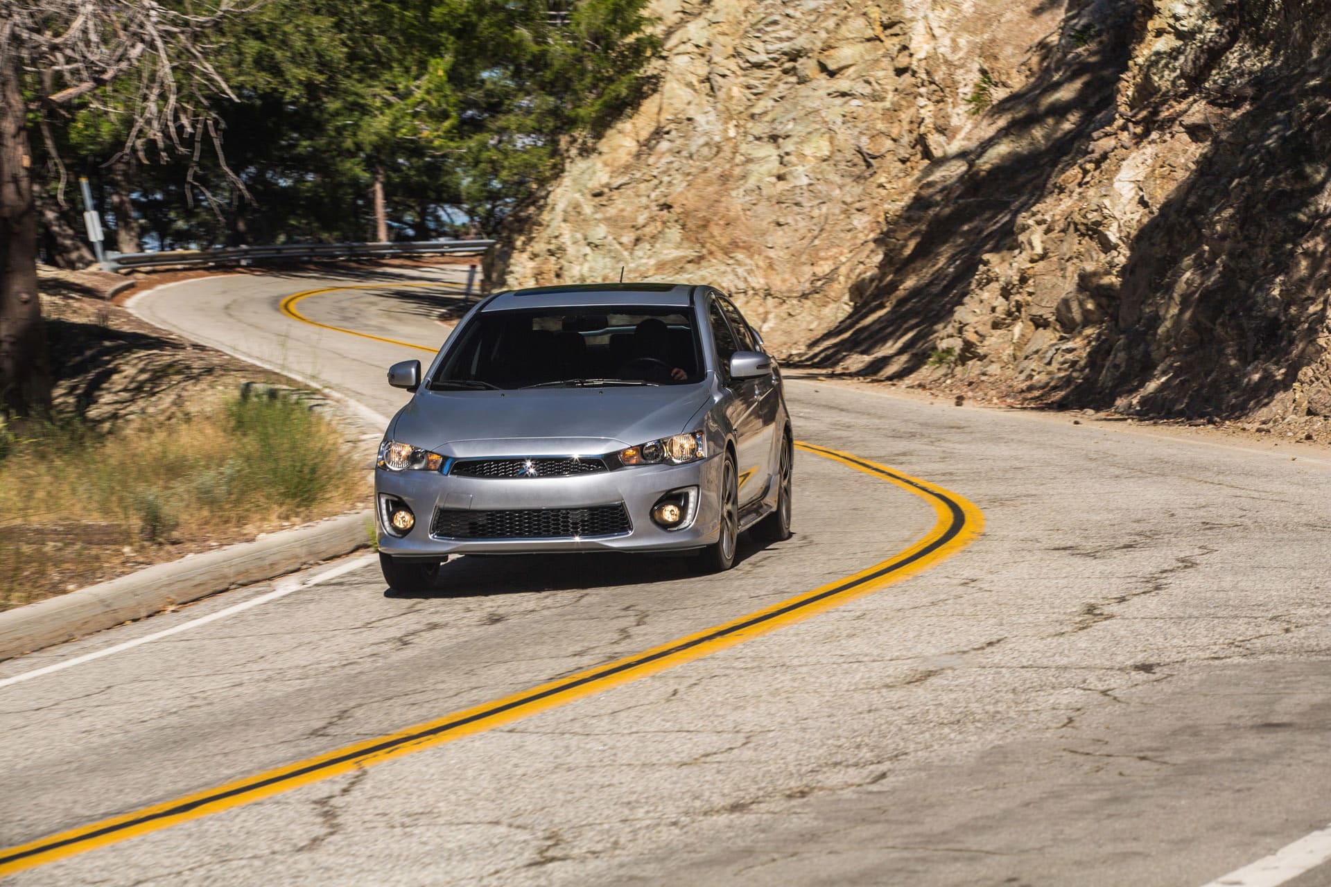 2016 Mitsubishi Lancer adds features, loses Ralliart - Autoblog