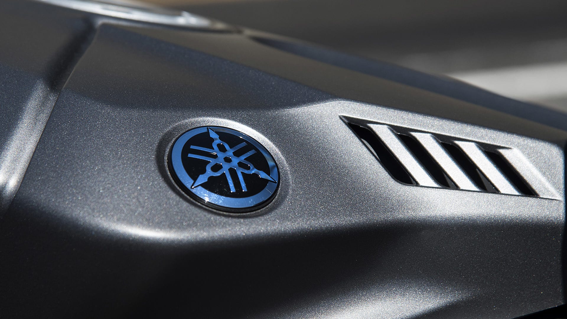 2016 Yamaha YZF-R1S First Ride