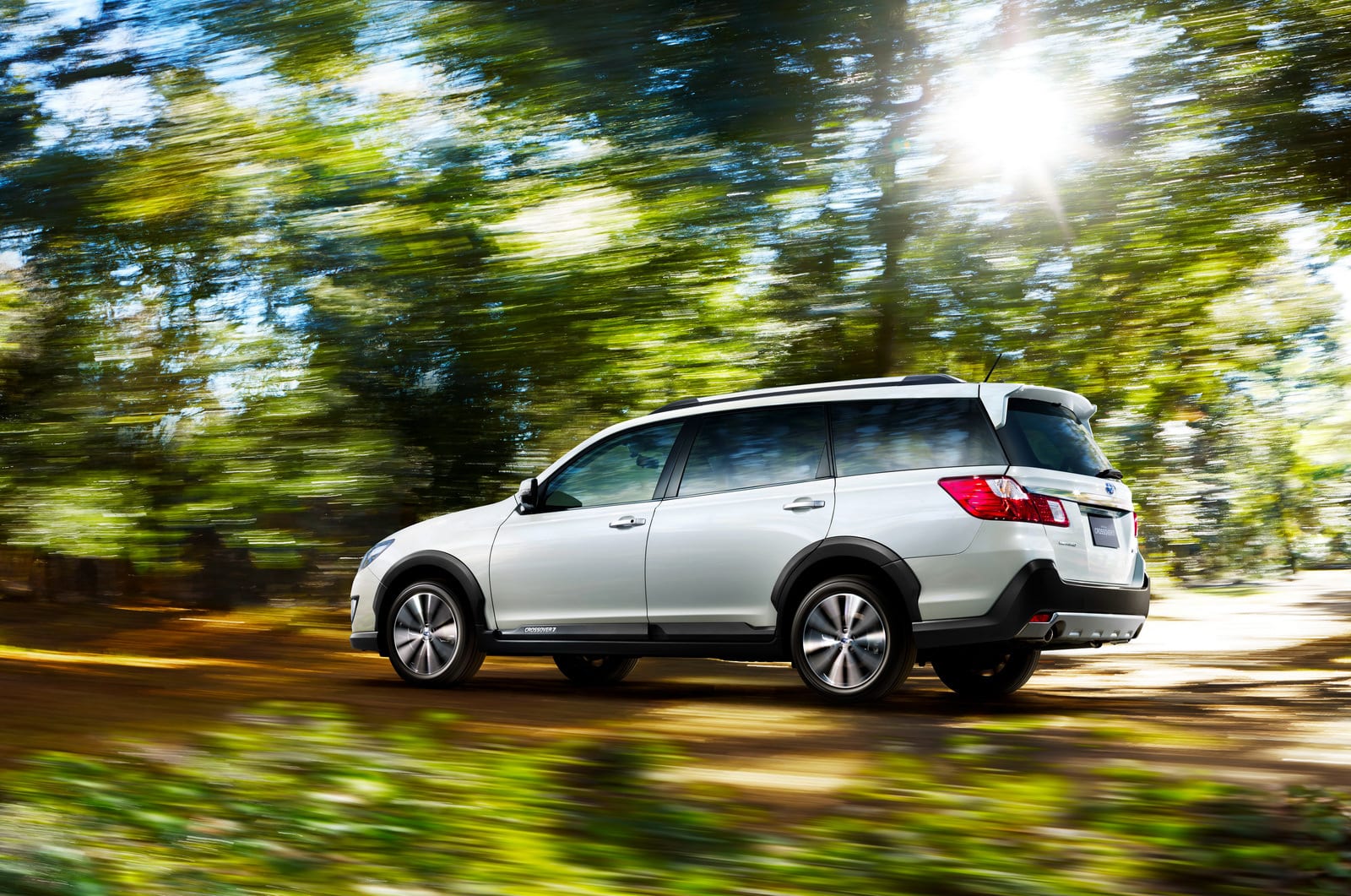 Subaru beefs up new Exiga Crossover 7 in Japan - Autoblog