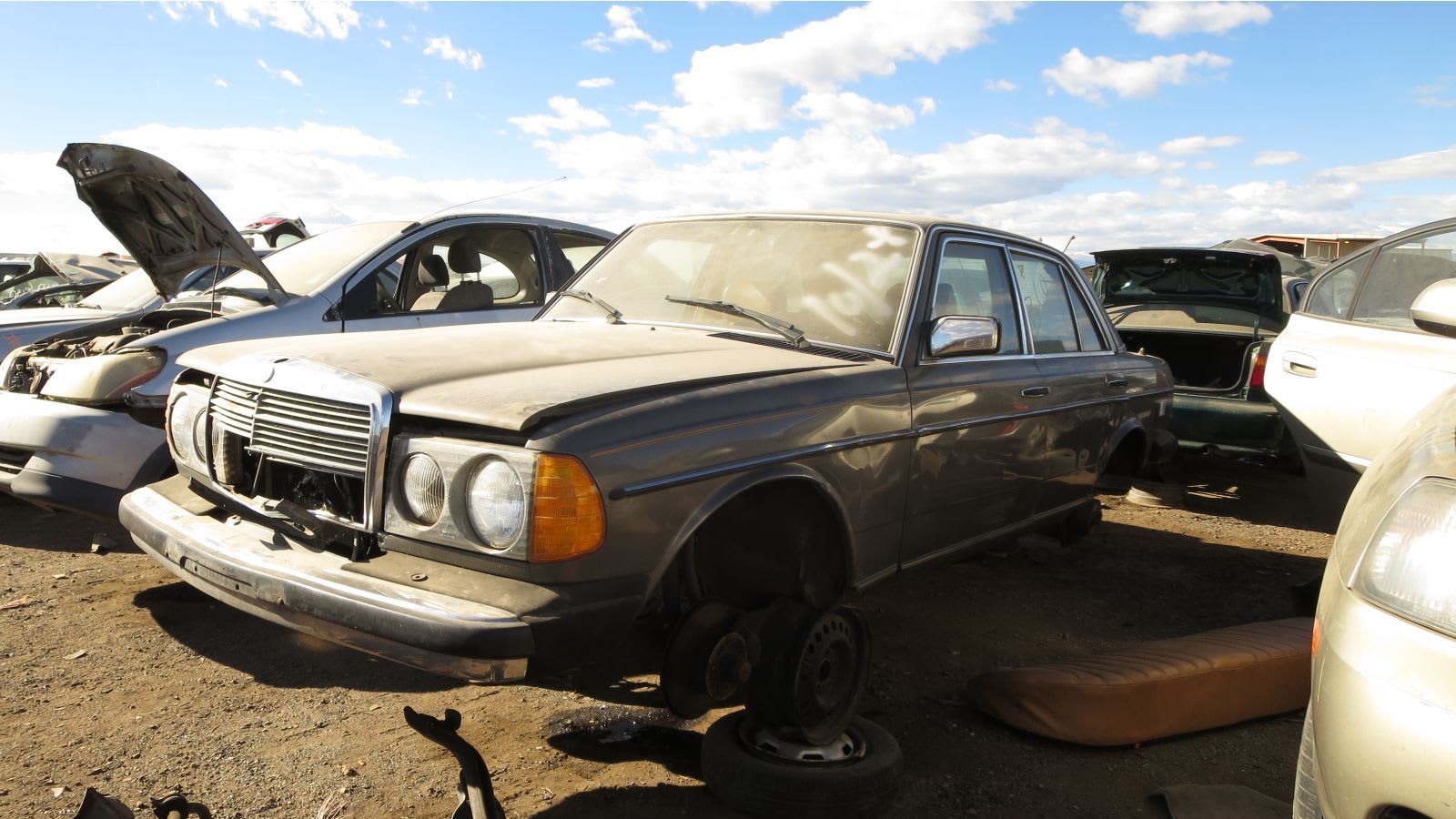 Junkyard Gem: 1982 Mercedes-Benz 240D - Autoblog