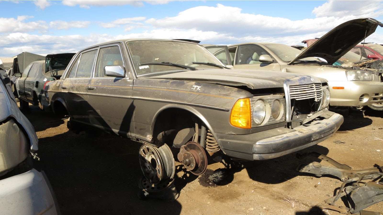 Junkyard Gem: 1982 Mercedes-Benz 240D - Autoblog