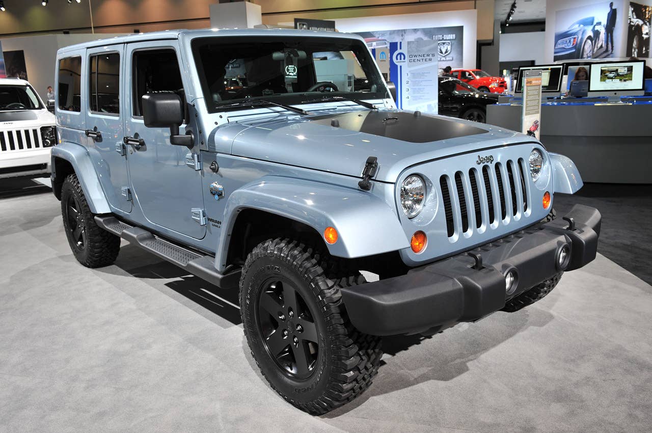 2012 Jeep Wrangler and Liberty Arctic Editions chill out in sunny SoCal ...