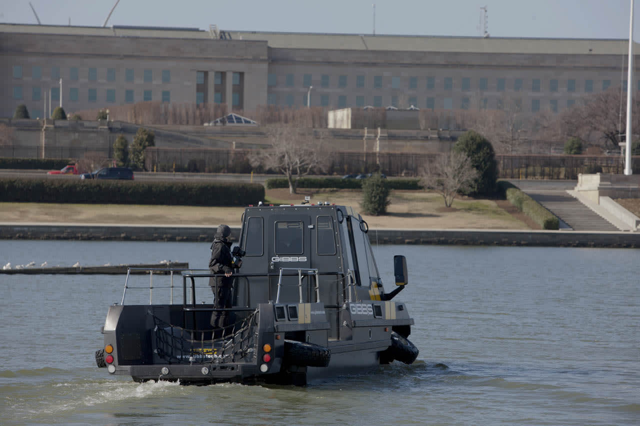 Gibbs debuts new pair of water-going amphitrucks - Autoblog