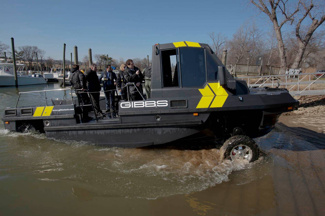 Gibbs debuts new pair of water-going amphitrucks - Autoblog