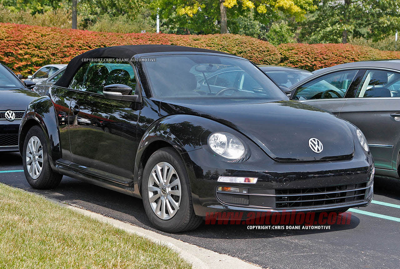 2014 Volkswagen Beetle Convertible caught with its top down - Autoblog