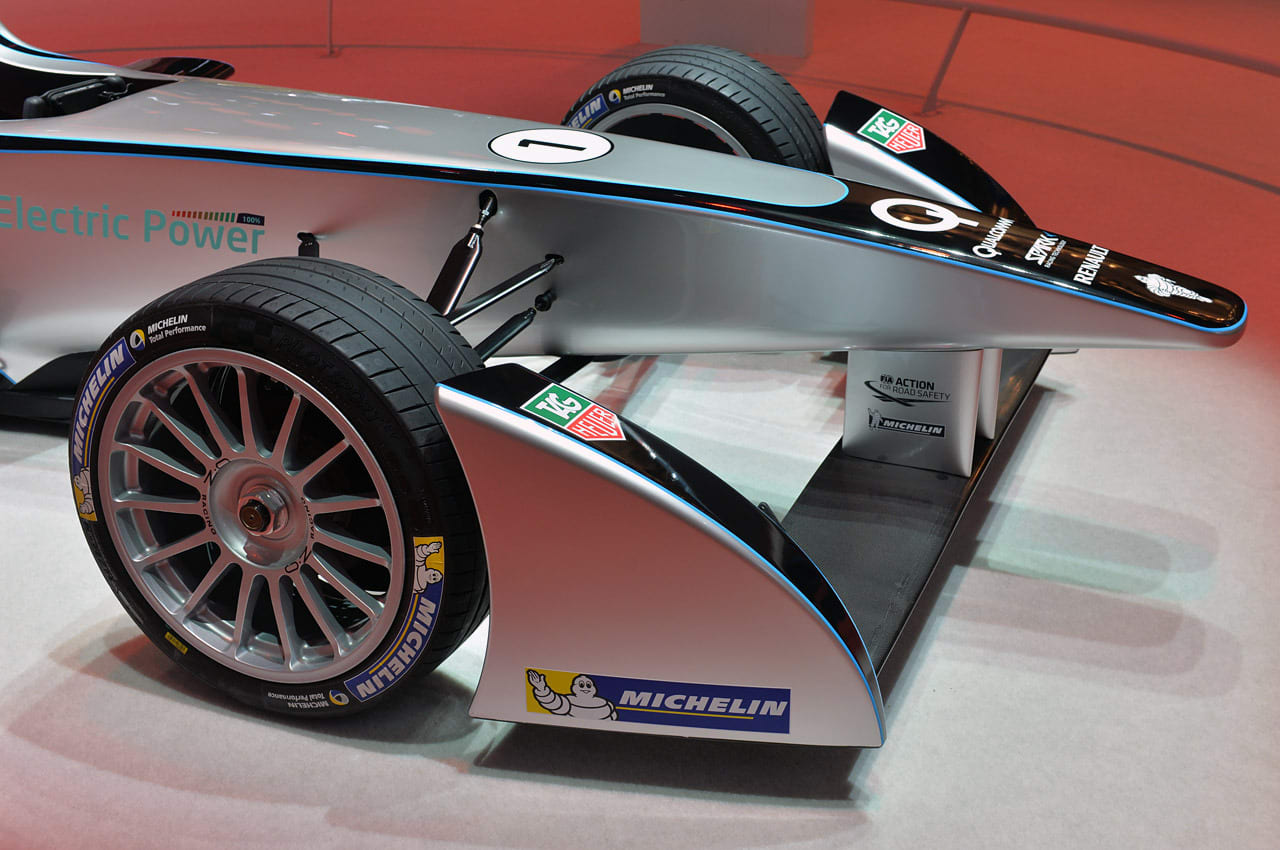 Spark-Renault SRT_01E Formula E Racecar a different kind of urban EV ...