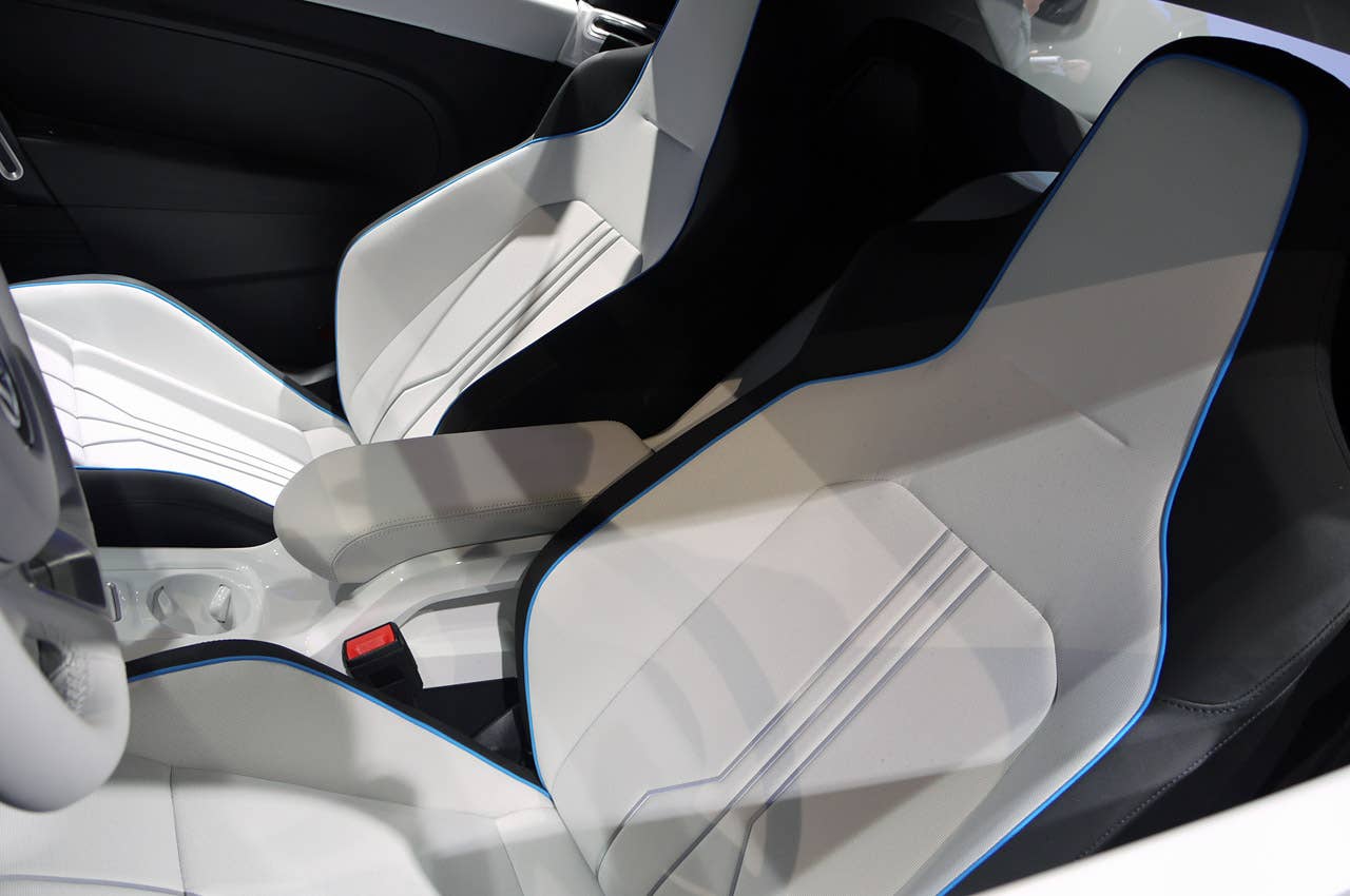 Volkswagen E-Bugster Concept electric slides into Detroit [w/video ...