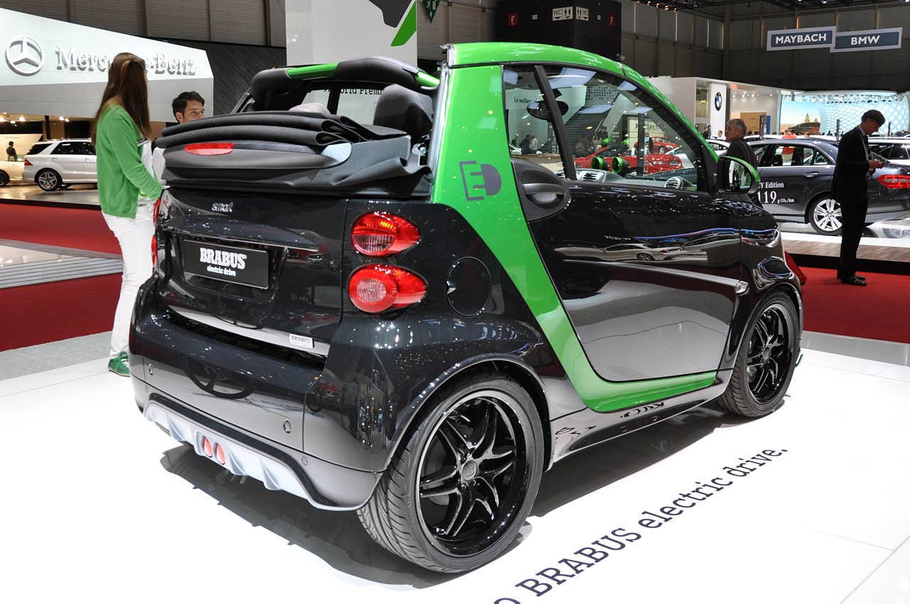 Smart ForTwo Brabus Electric Drive is a black and green upgrade - Autoblog