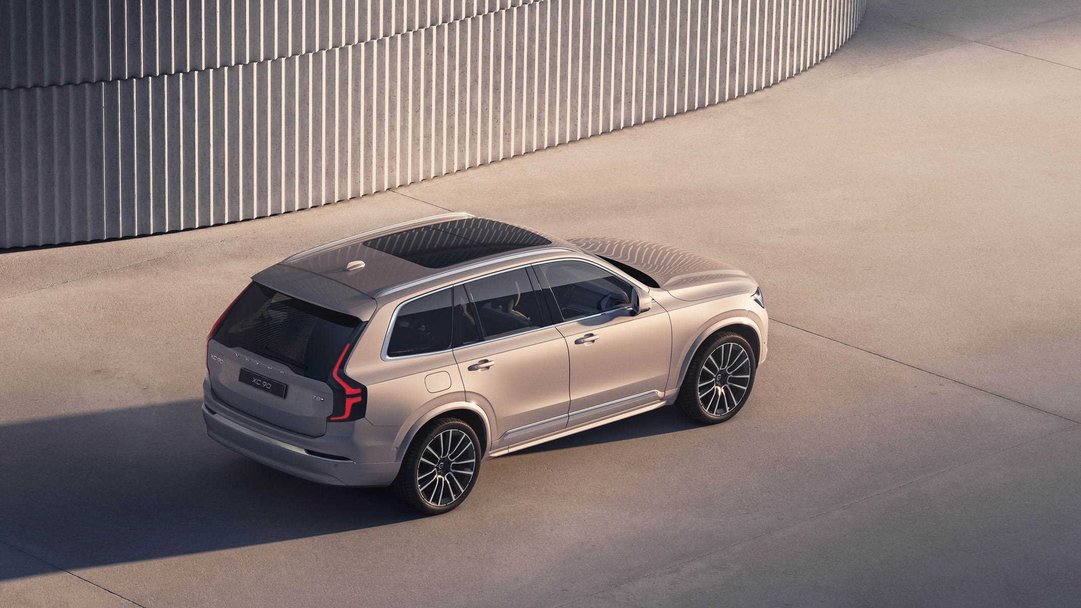 2025 Volvo XC90 gets new look, better tech, improved ride in heavy ...