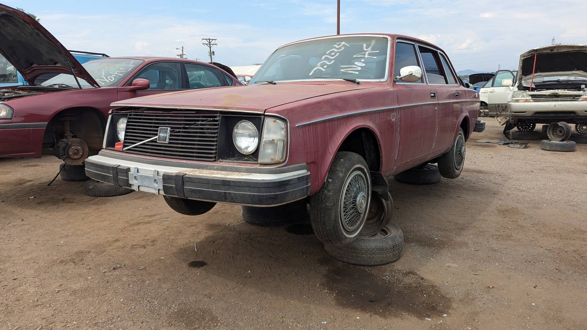 Junkyard Gem: 1976 Volvo 244 DL - Autoblog