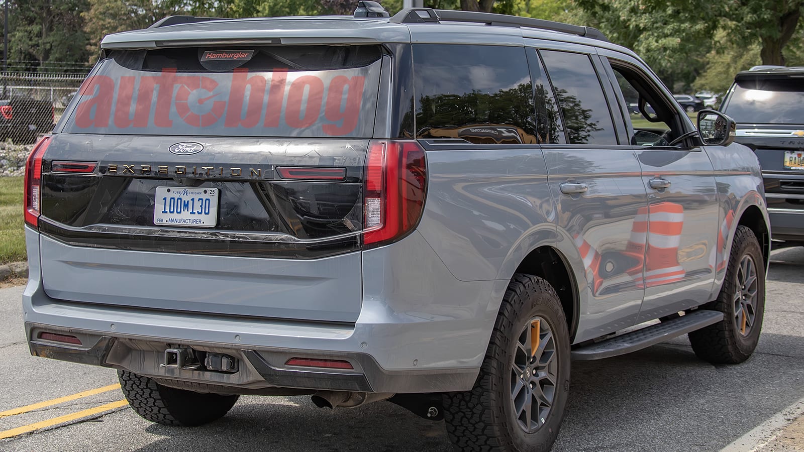 2025 Ford Expedition spied in Tremor specification - Autoblog