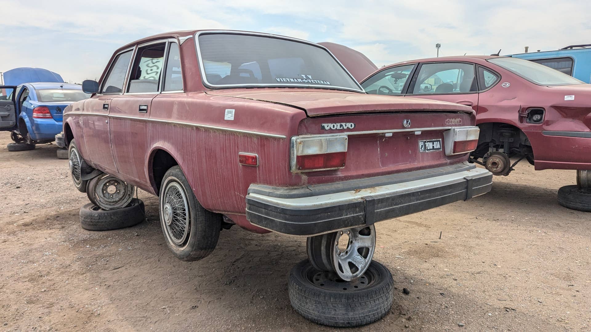 Junkyard Gem: 1976 Volvo 244 DL - Autoblog