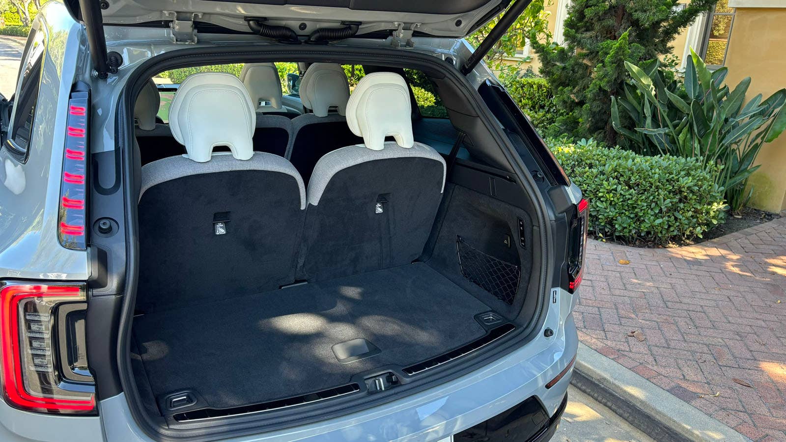 2025 Volvo EX90 First Drive: Electric? Three rows? Luxury? Here's your ...