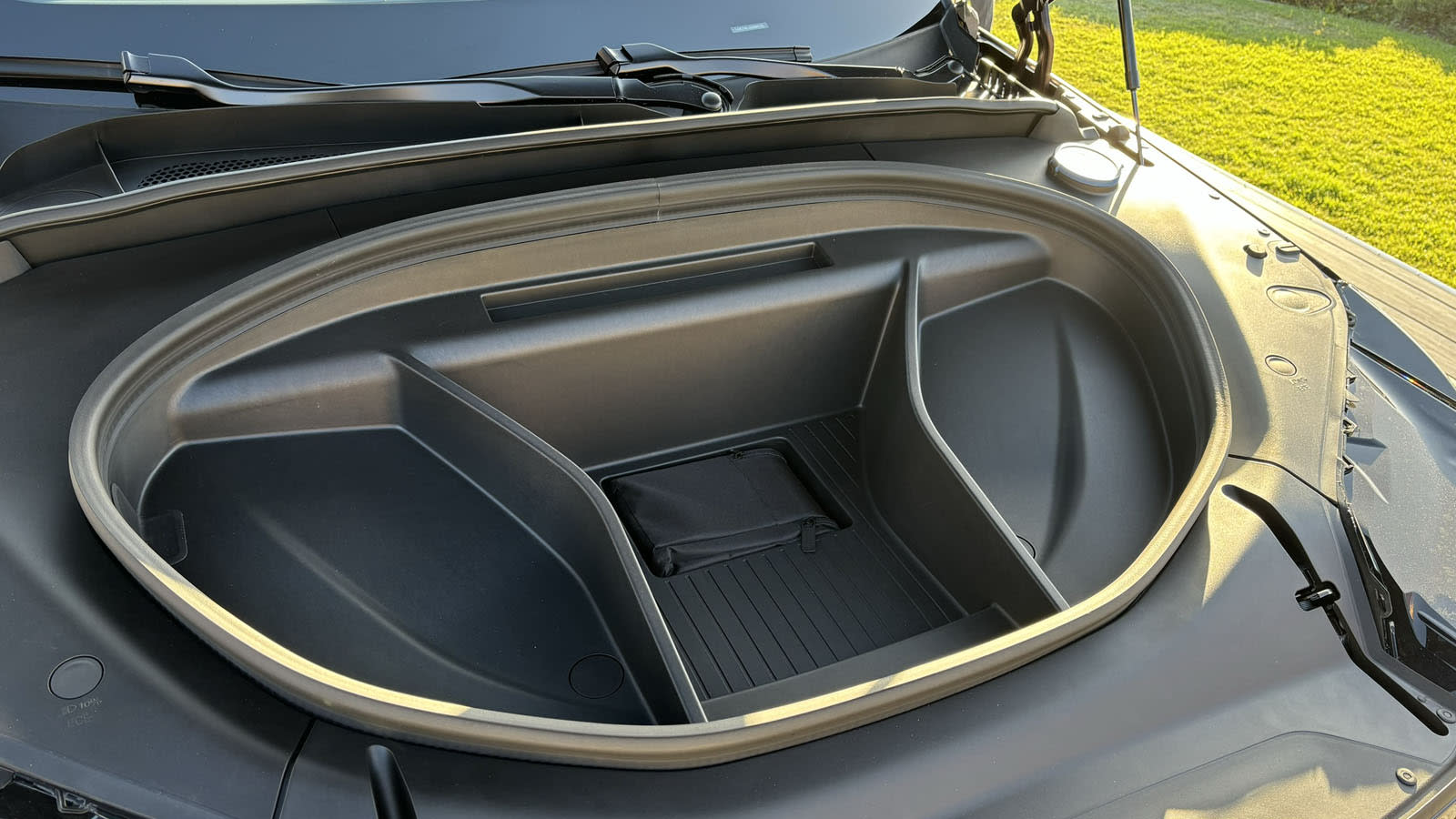 2025 Volvo EX90 First Drive: Electric? Three rows? Luxury? Here's your ...