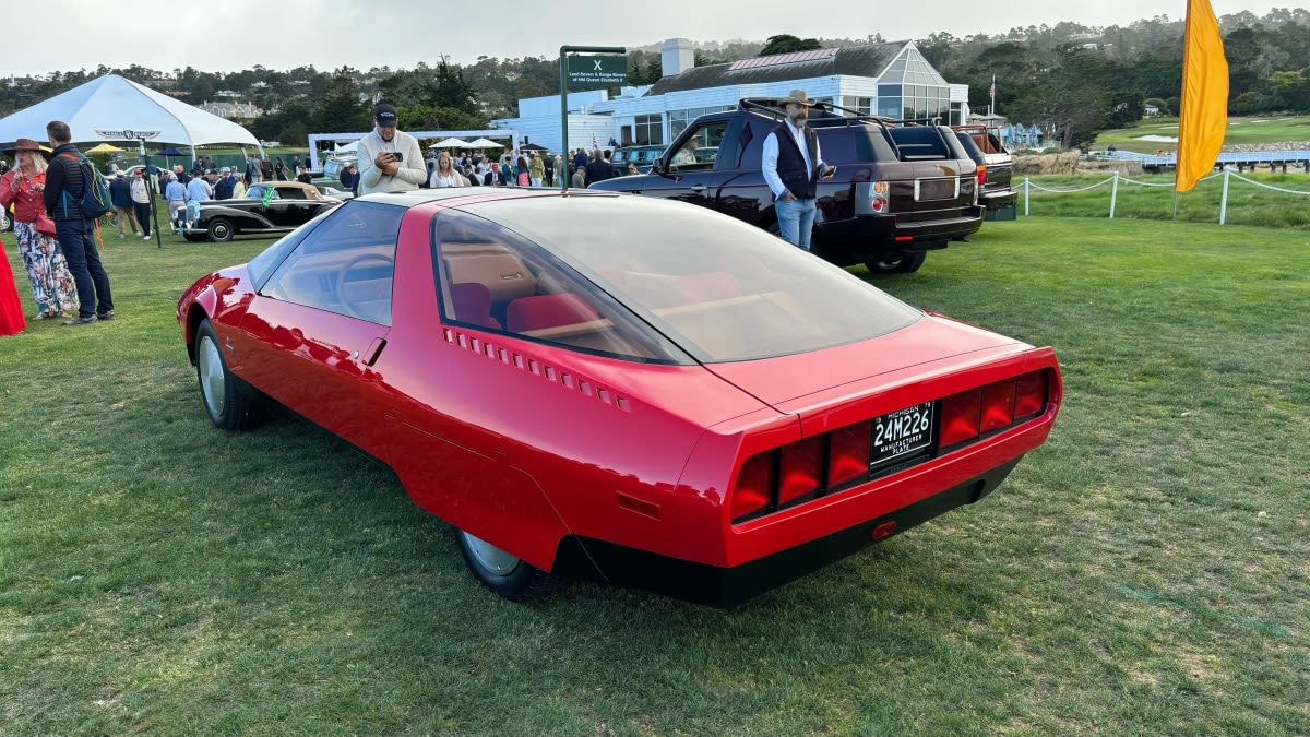 Ford-Ghia Probe I prototype burns to a crisp in Monterey - Autoblog