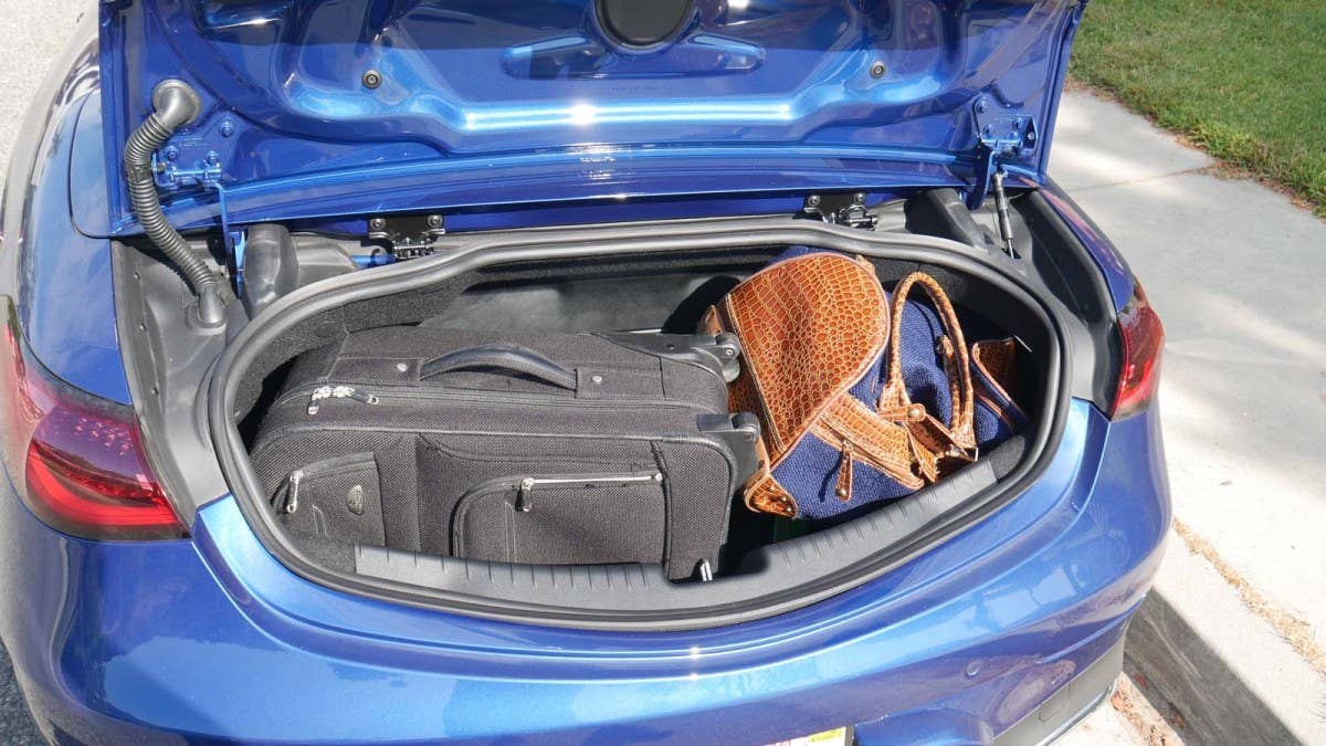 Mercedes-Benz CLE Cabriolet Luggage Test: How much fits in the trunk ...