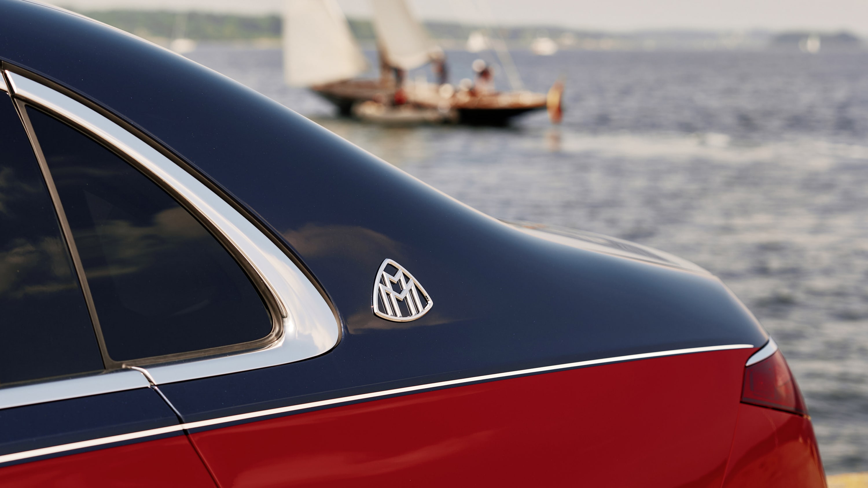 Mercedes-Maybach S 680 celebrates a yacht and Robbe & Berking's 150th ...
