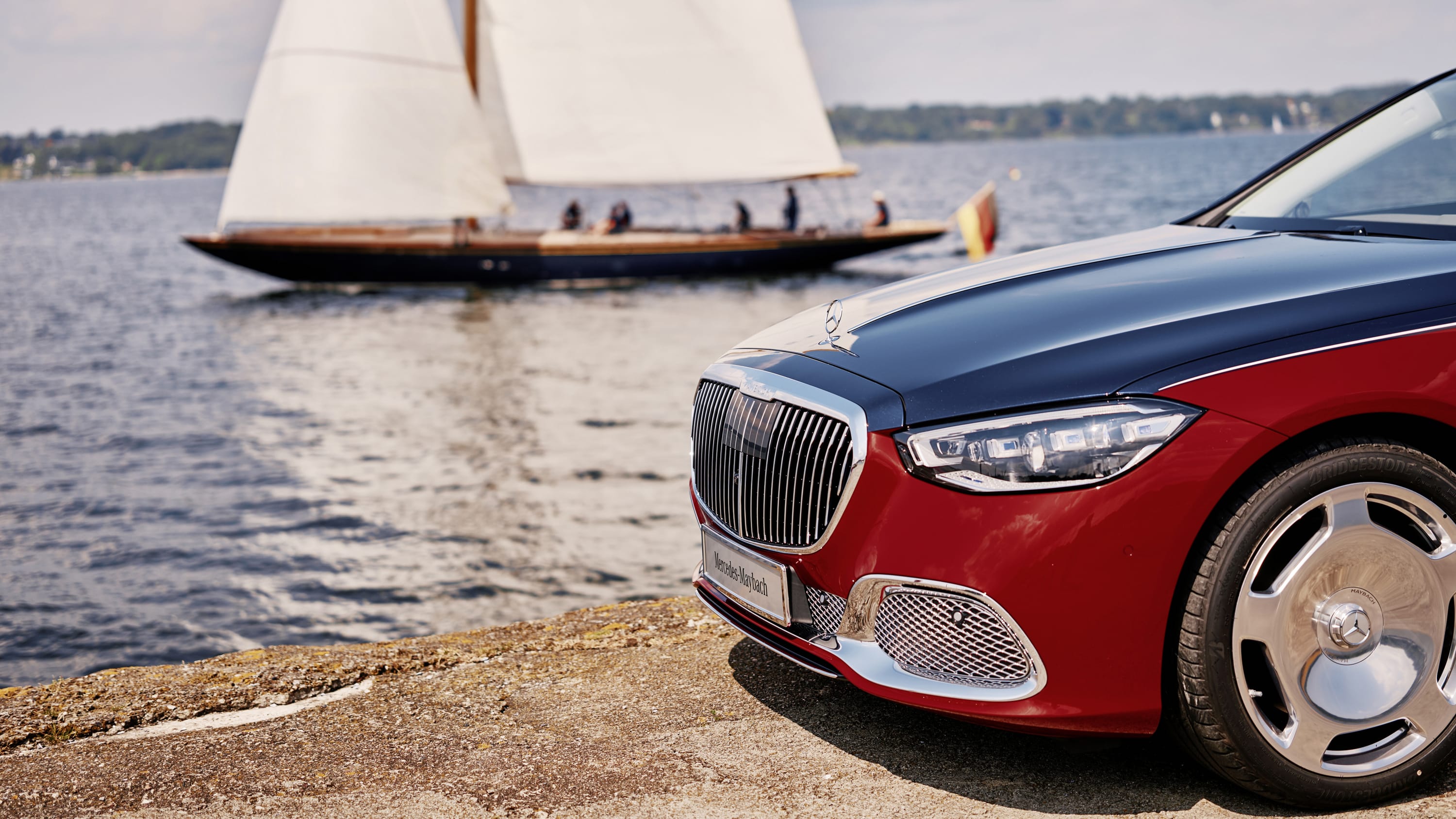 Mercedes-Maybach S 680 celebrates a yacht and Robbe & Berking's 150th ...