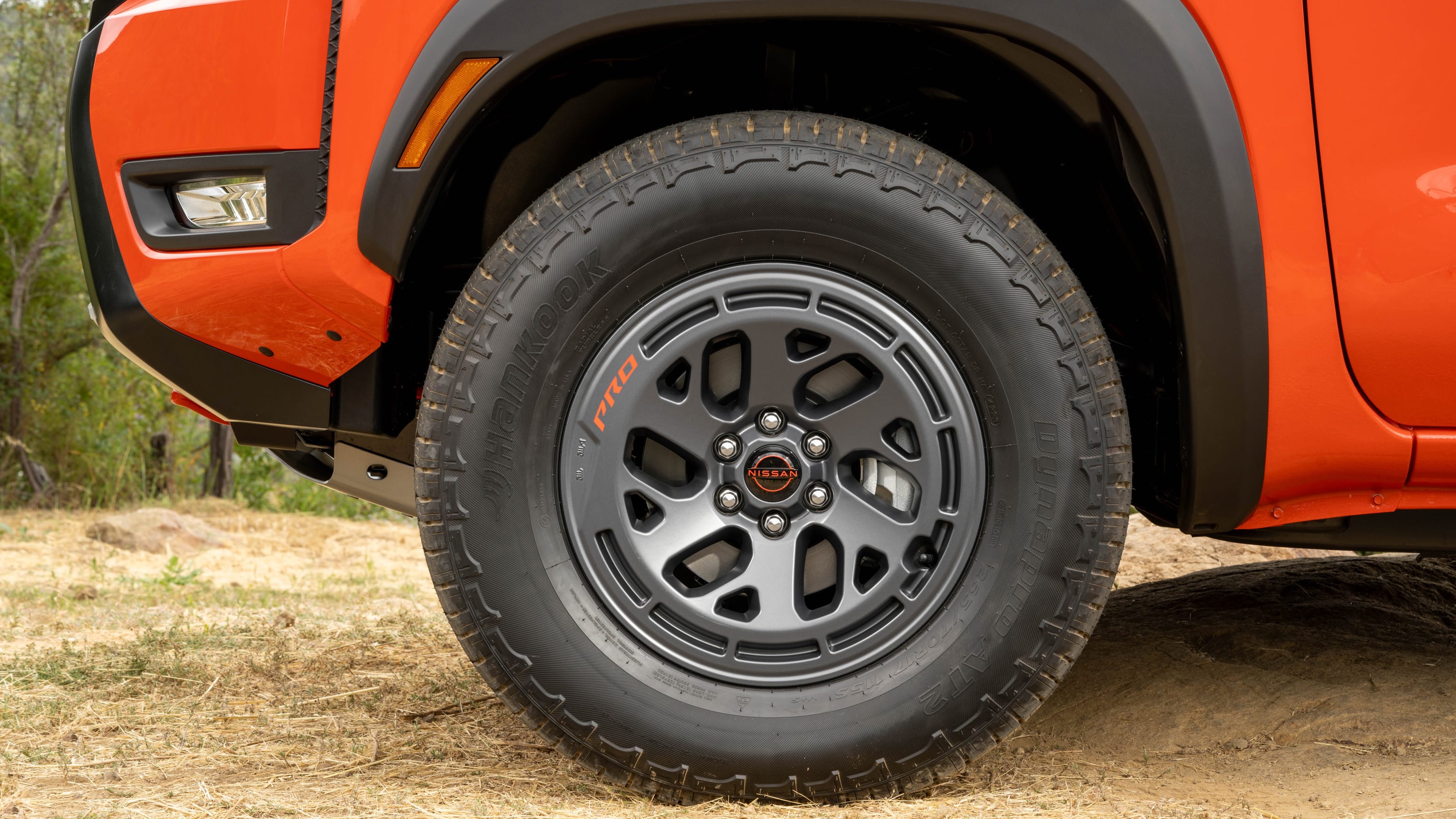 Toyota Tacoma TRD Pro vs Nissan Frontier PRO-4X: Off-Road Awesomeness ...