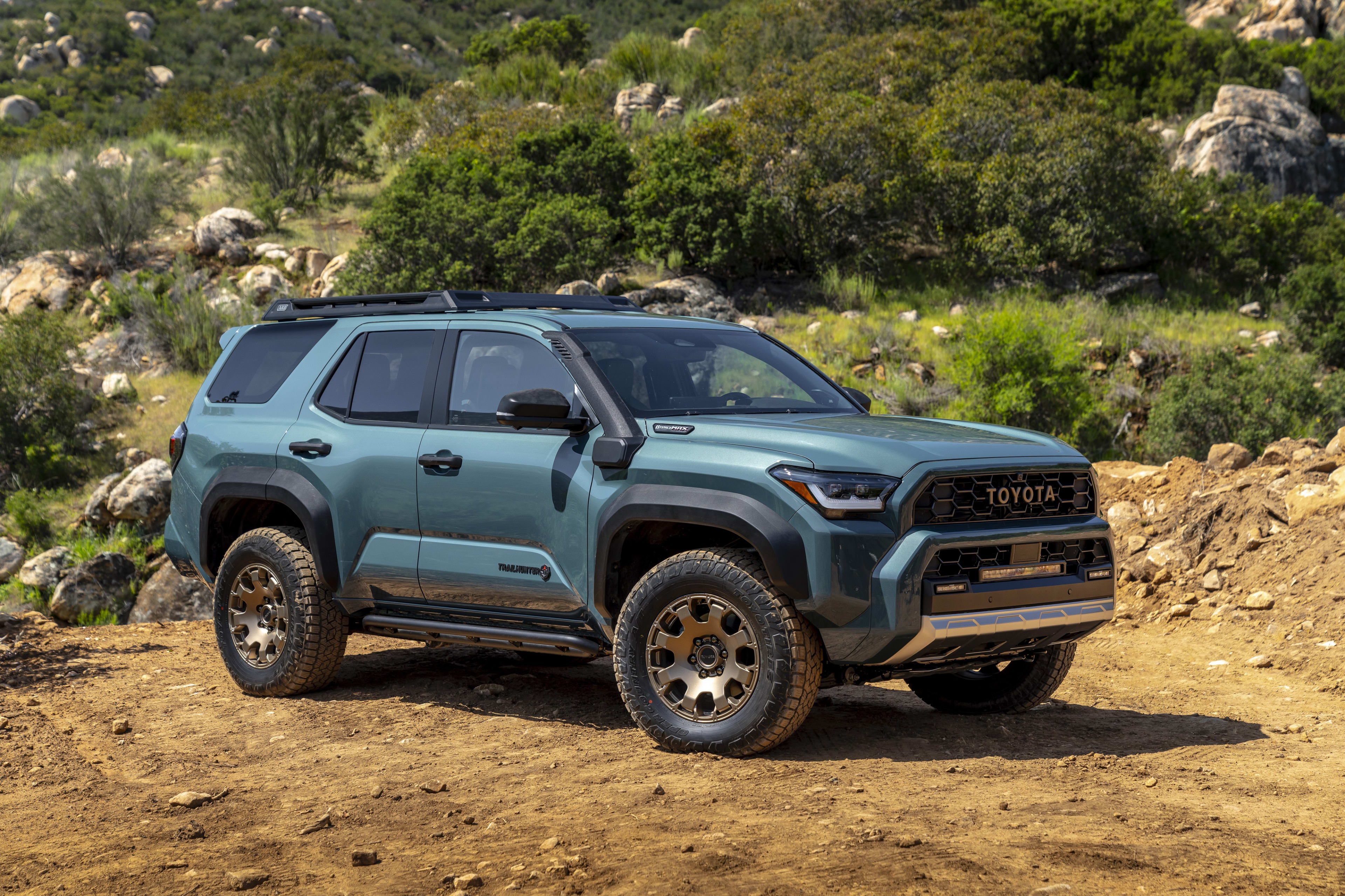 2025 Toyota 4Runner fuel economy manages to be better—and also worse ...