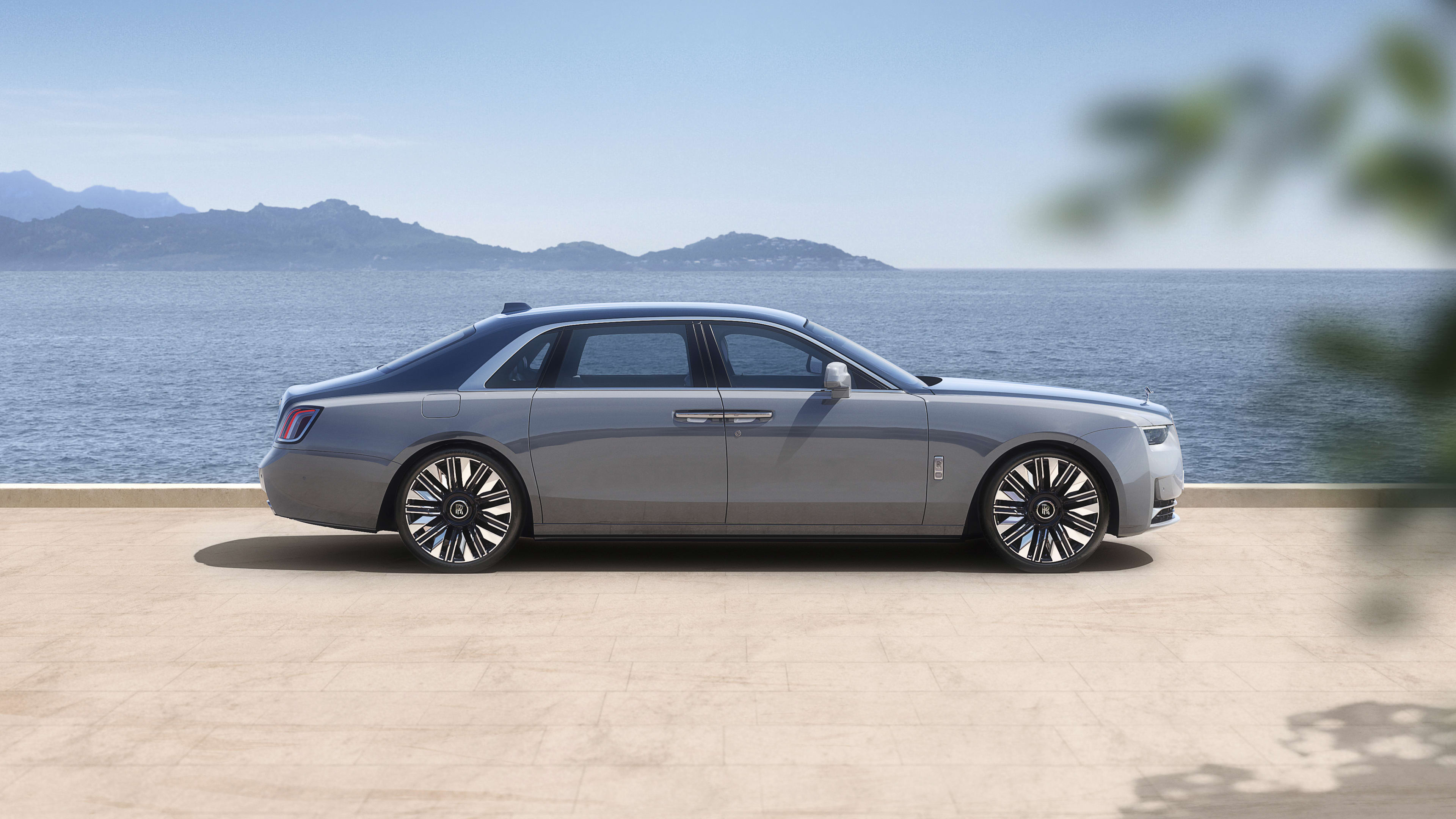 The $355,000 Rolls-Royce Ghost Series II just debuted — what’s behind ...
