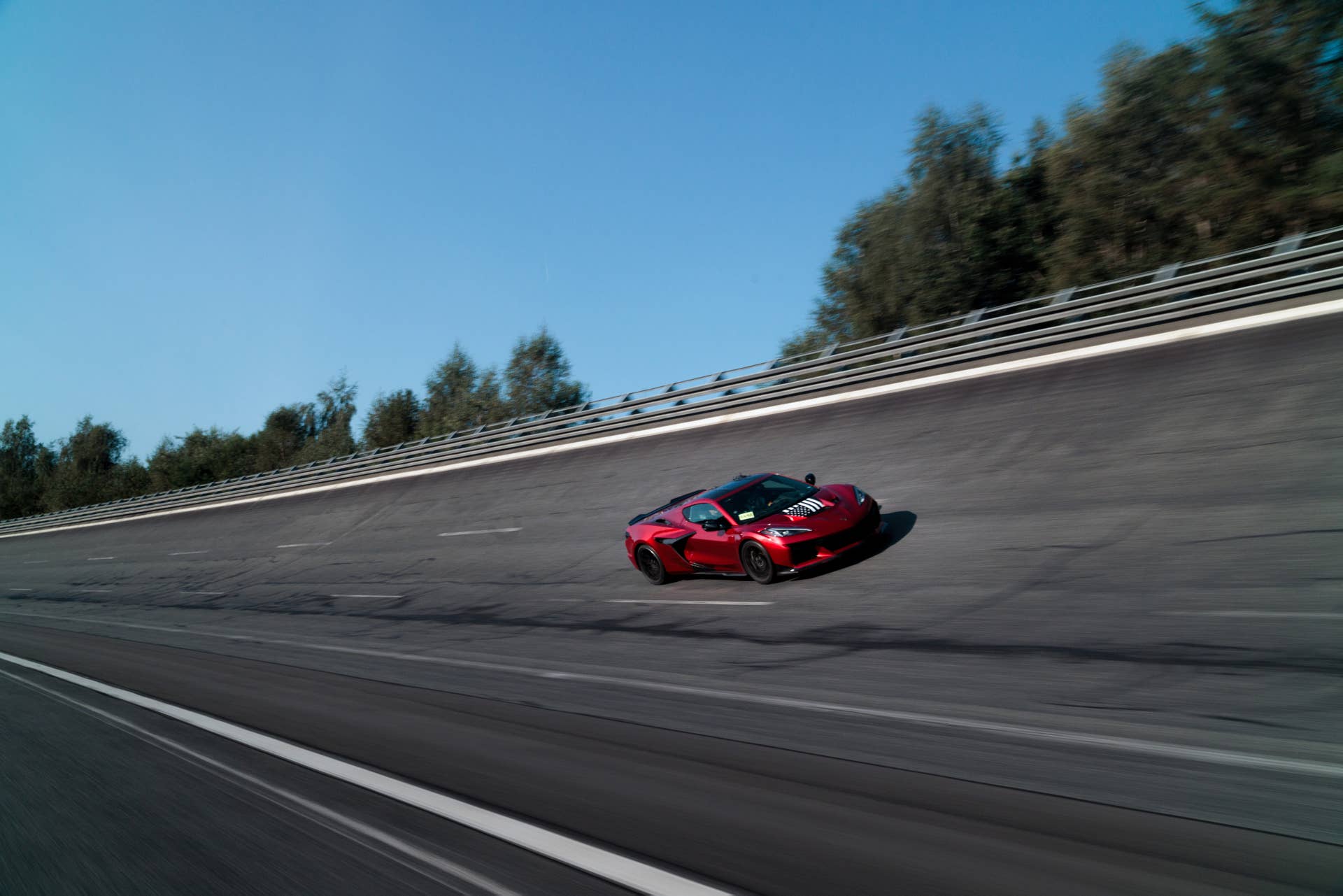 2025 Corvette ZR1 sets new speed record at 233 mph with 1,064 hp ...