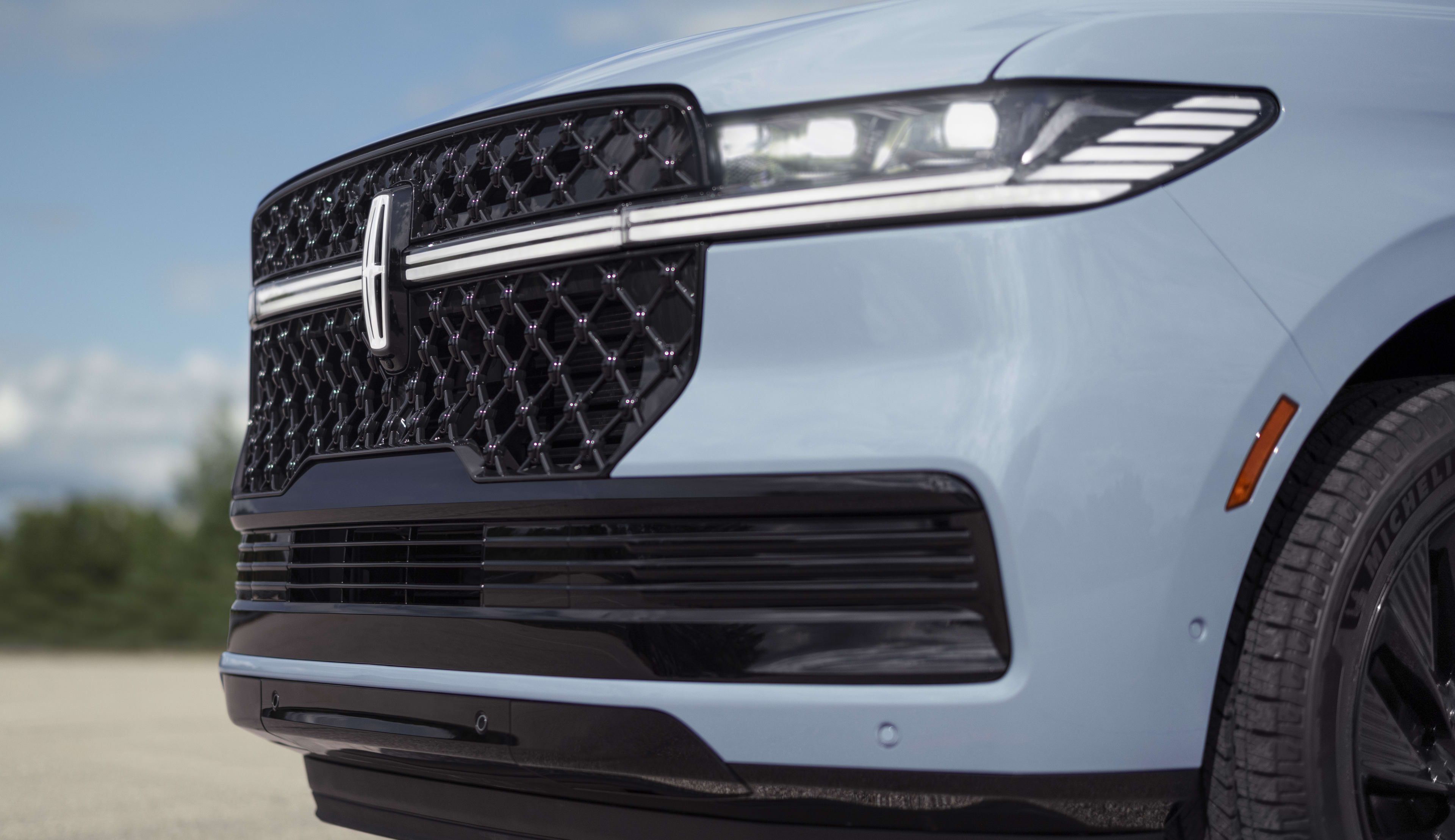 2025 Lincoln Navigator debuts at over $100K — what’s behind the price ...