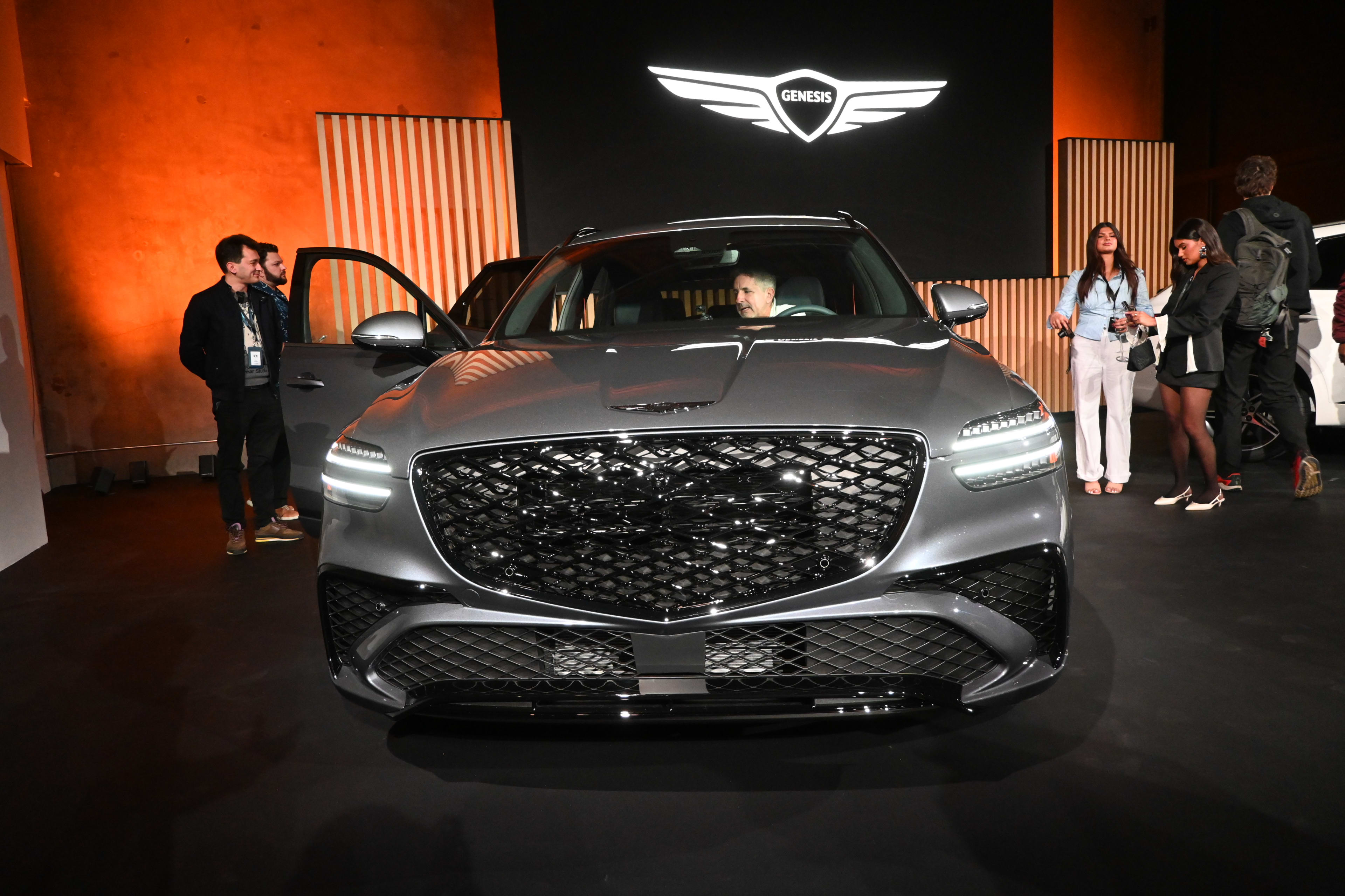 2026 Genesis GV70 refresh—what’s actually new? - Autoblog