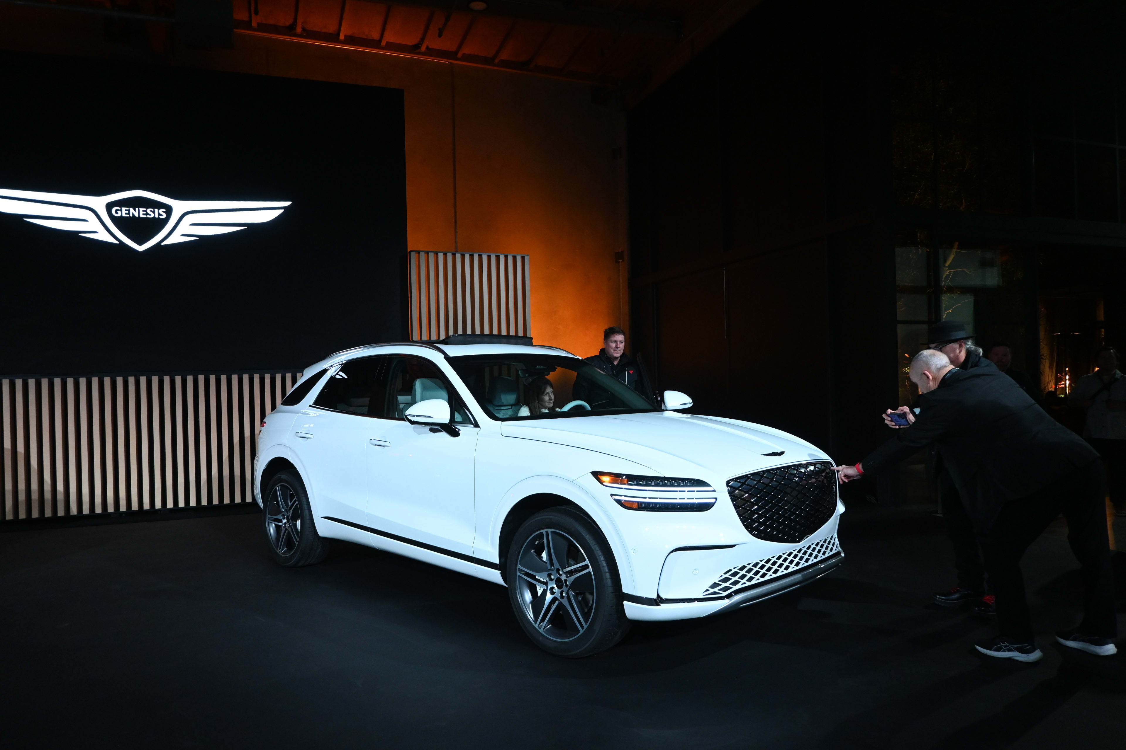 2026 Genesis GV70 refresh—what’s actually new? - Autoblog