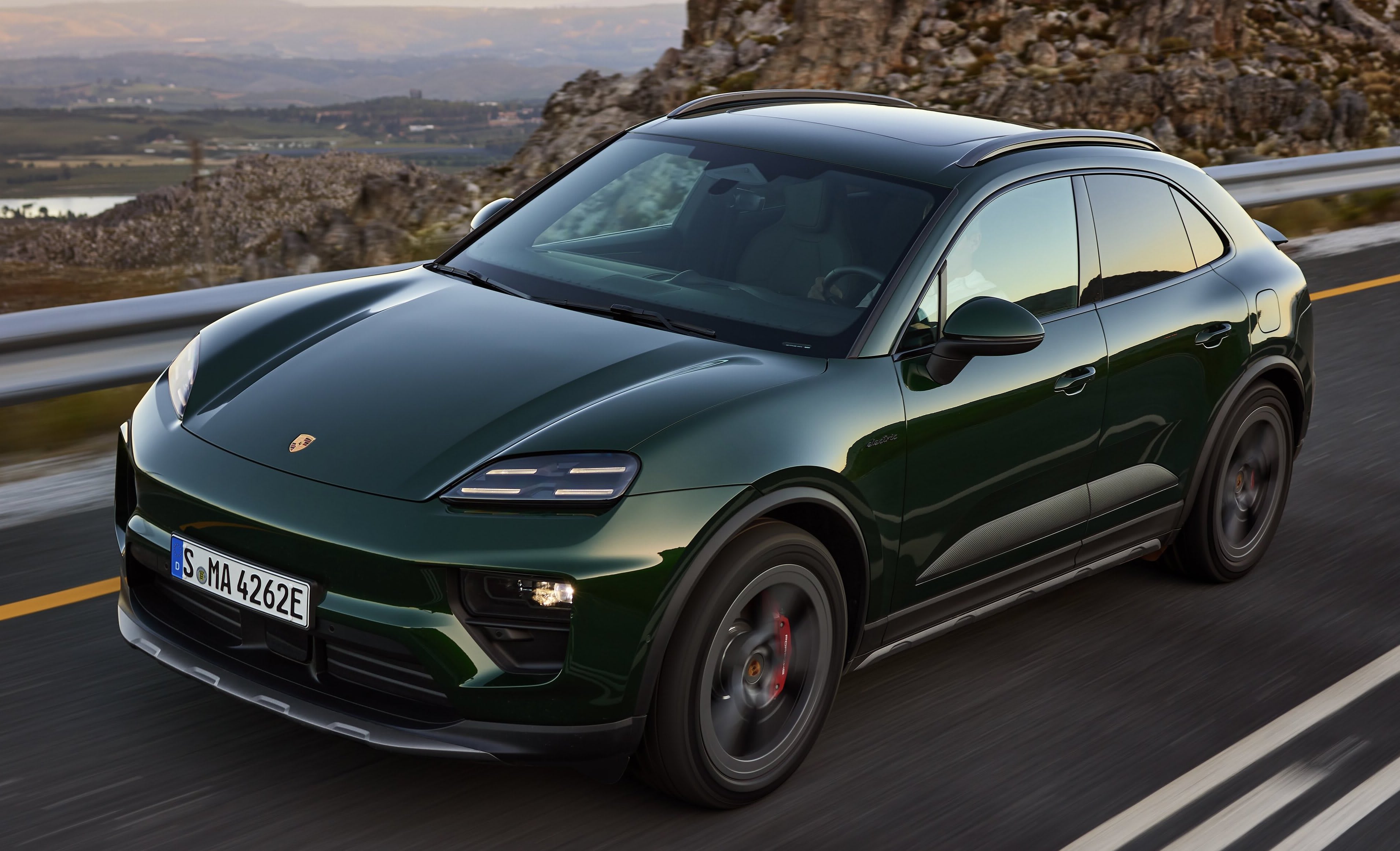 Ford CEO says new mid-size electric pickup will match the cost of ...