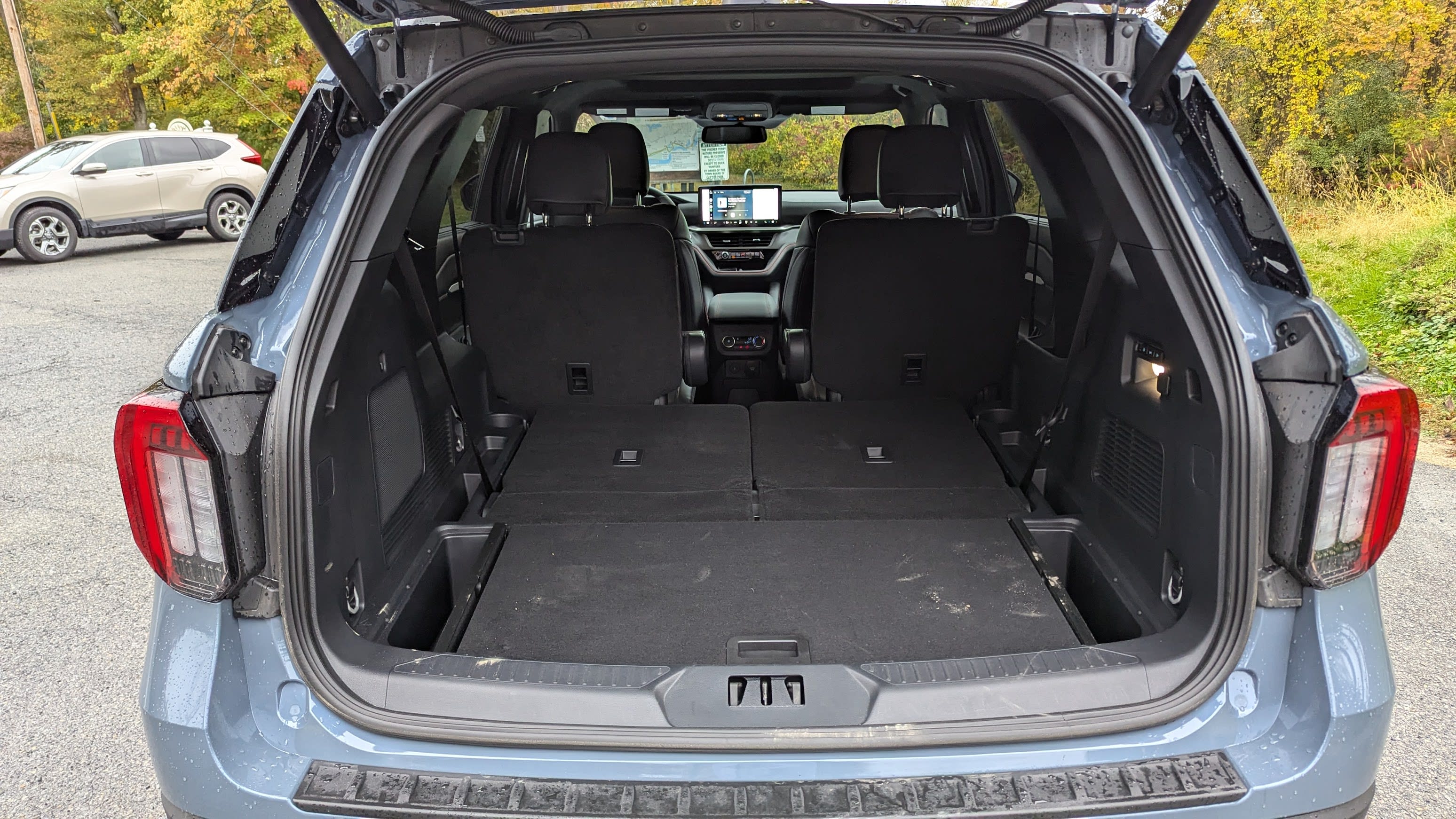 2025 Ford Explorer vs 2025 Chevrolet Traverse: Which is America's best ...