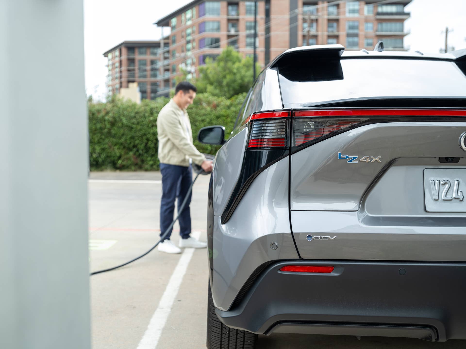 A new contender enters the EV charging race - Autoblog