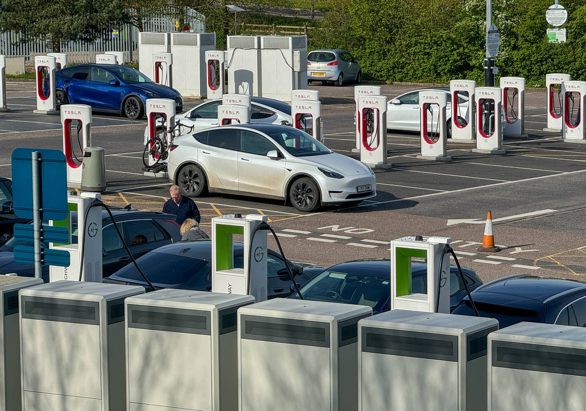 16 States Sue Government Over Frozen Federal EV Charging Funds - Autoblog