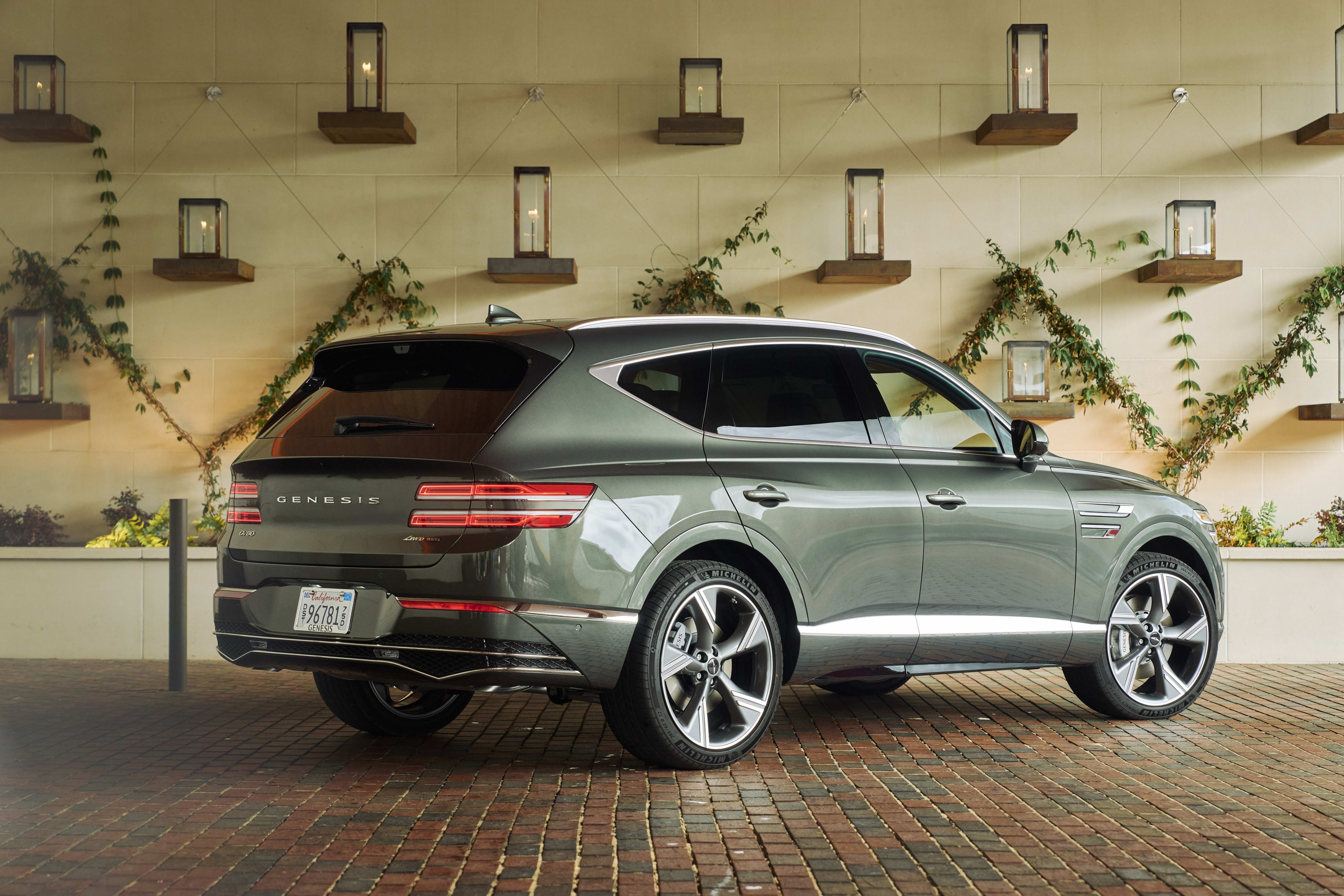 Shopping for a 2025 BMW X5? Here’s What Experts Say You Should Look at Instead - Autoblog