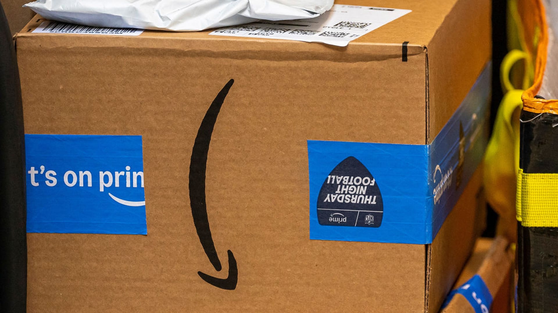 The DocSmart Cordless Mini Chainsaw Is 40% Off - Autoblog