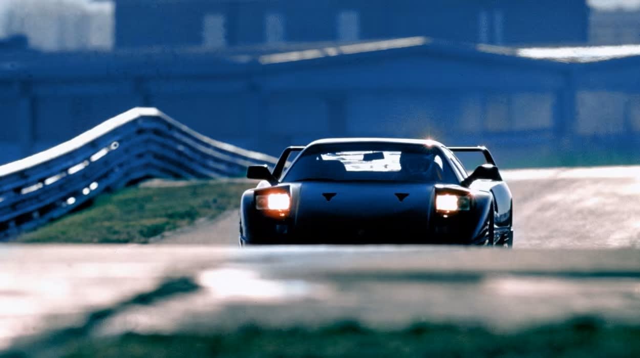 A Ferrari mechanic crashed the world's highest mileage F40 - Autoblog