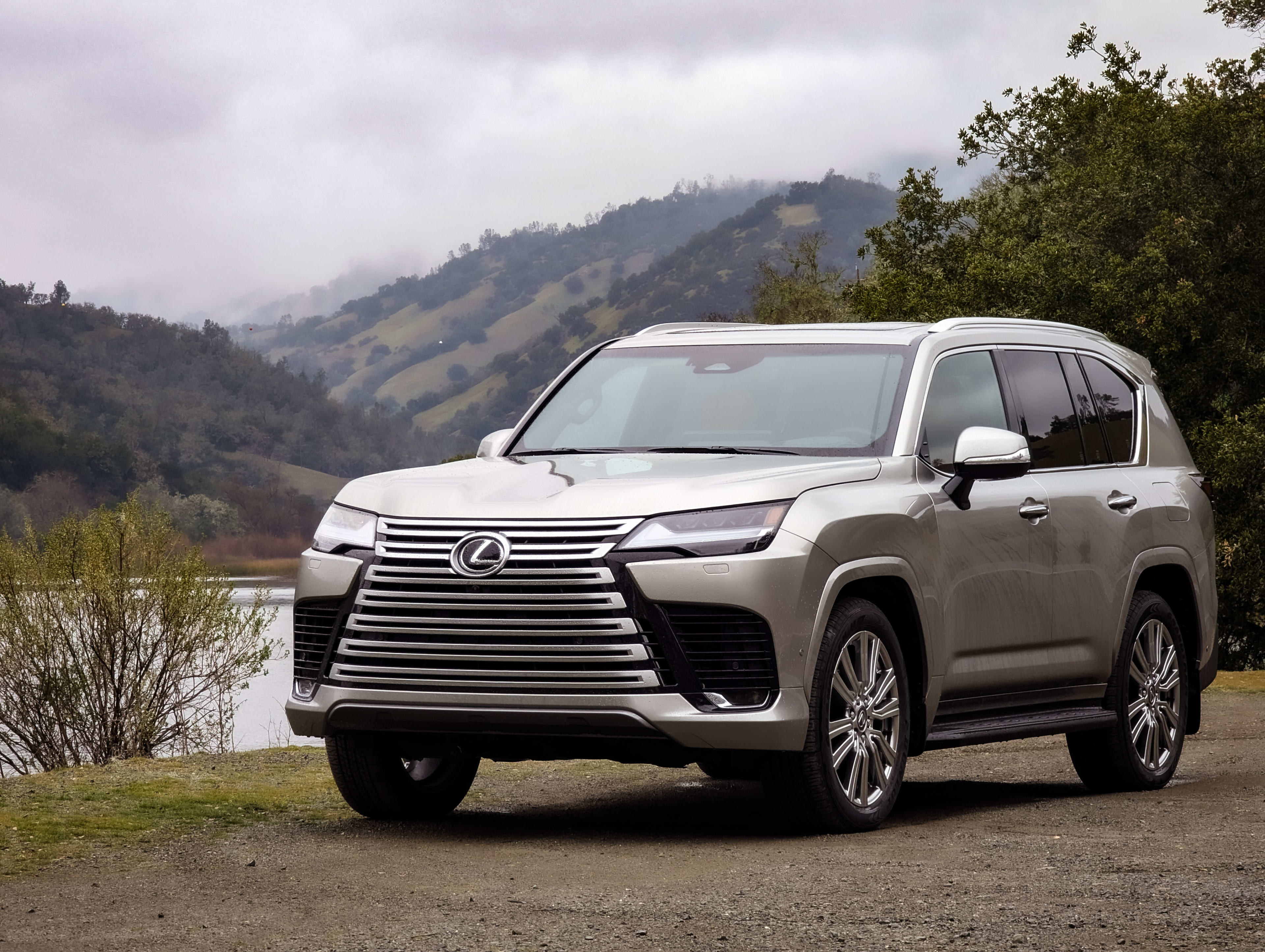 2025 Lexus LX 700h review: A hybrid SUV that defies expectations - Autoblog