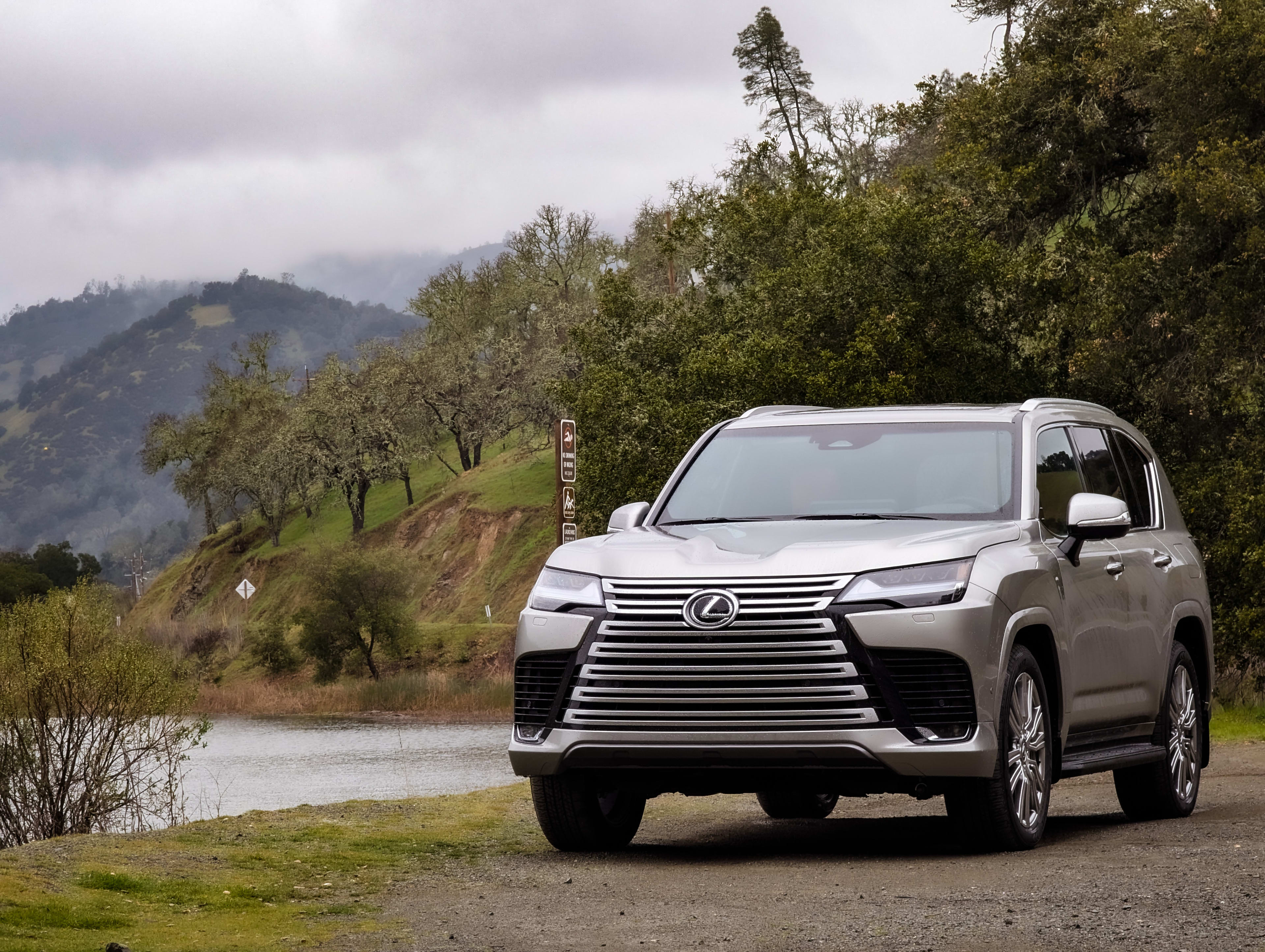 2025 Lexus LX 700h review: A hybrid SUV that defies expectations - Autoblog
