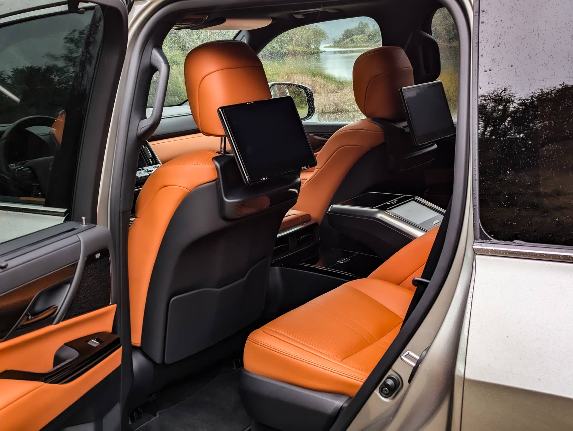 2025 Lexus LX 700h review: A hybrid SUV that defies expectations - Autoblog