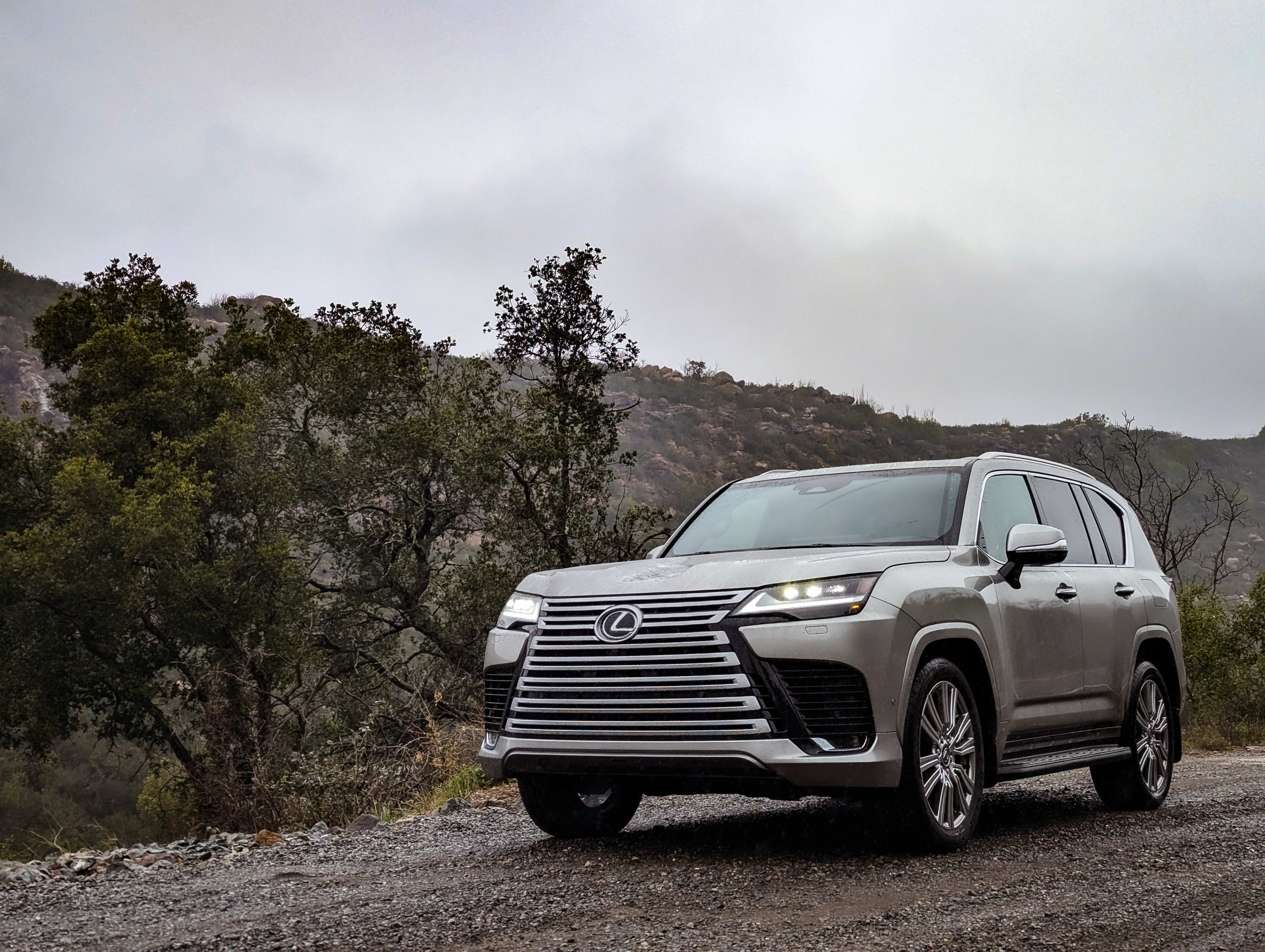 2025 Lexus LX 700h review: A hybrid SUV that defies expectations - Autoblog
