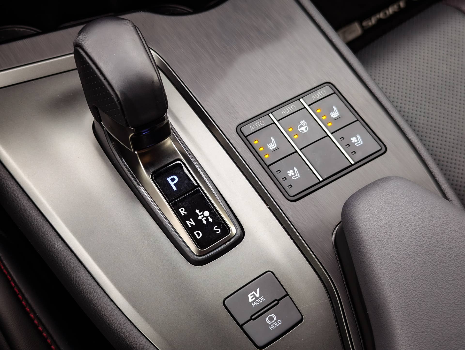 2025 Lexus UX300h review: A compact SUV that punches above its weight ...