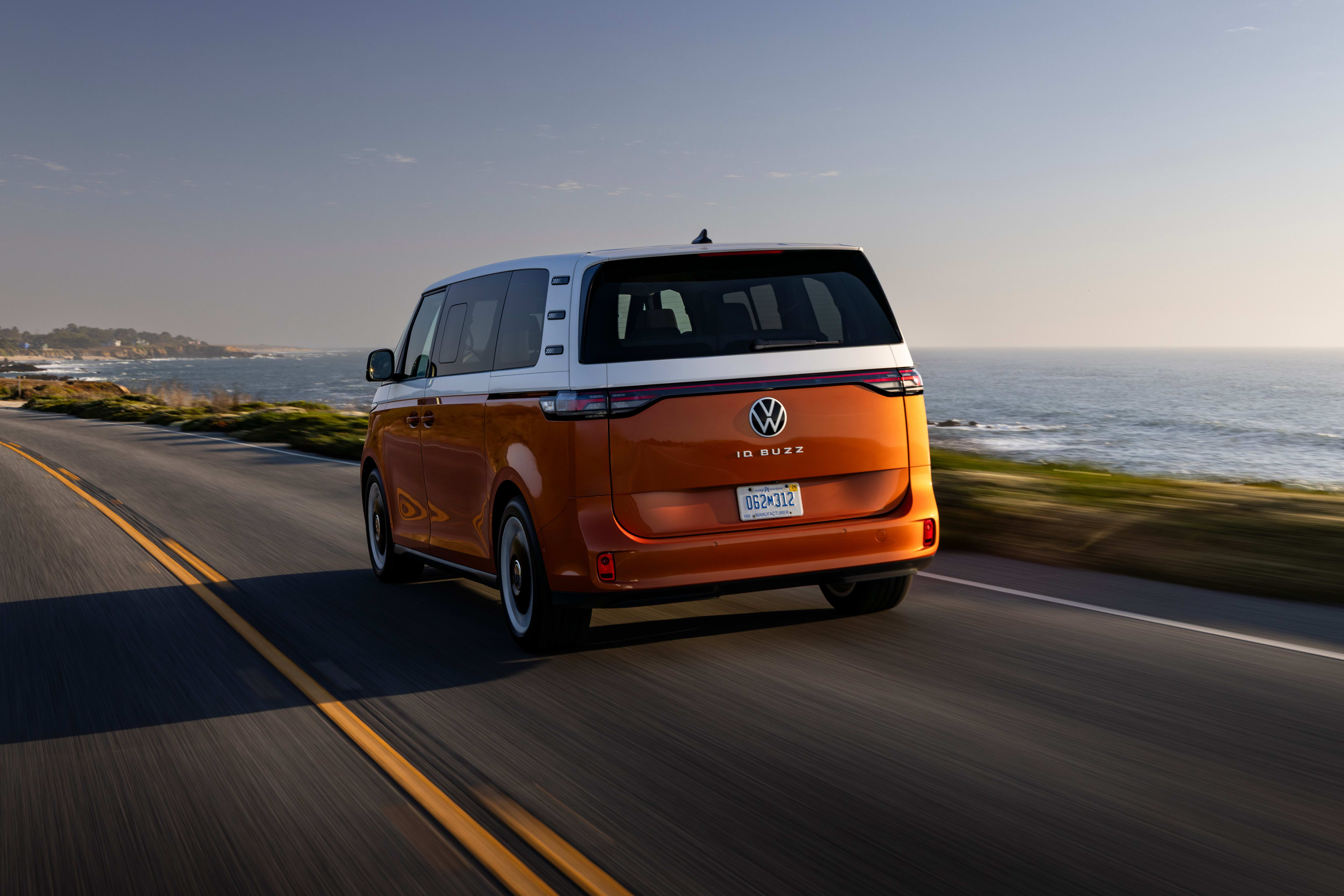 Minivan Sales Surge As Sienna, Pacifica, Odyssey Battle For Top Spot ...