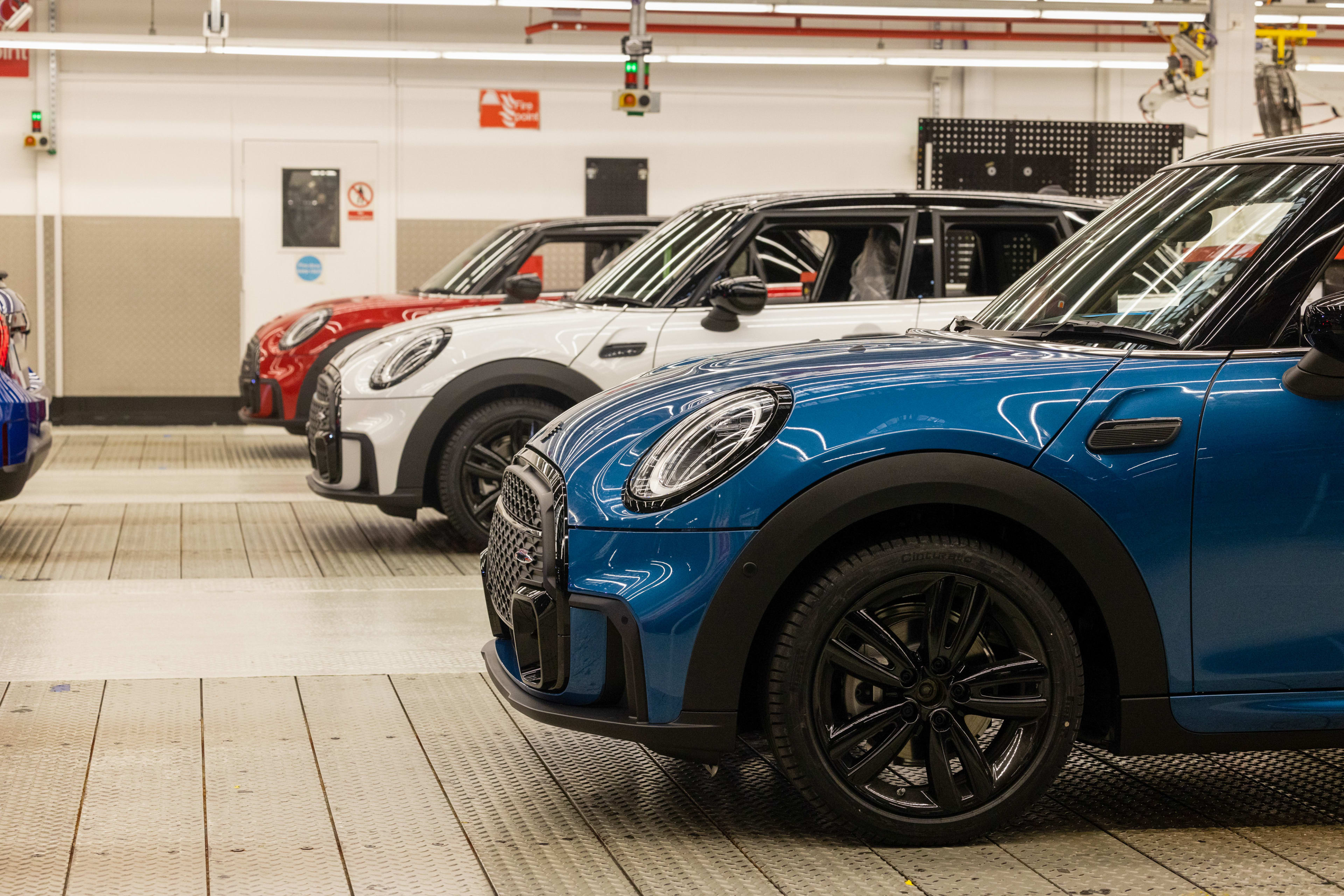 2025 MINI Countryman SE ALL4 Review: Electric fun for the whole family ...