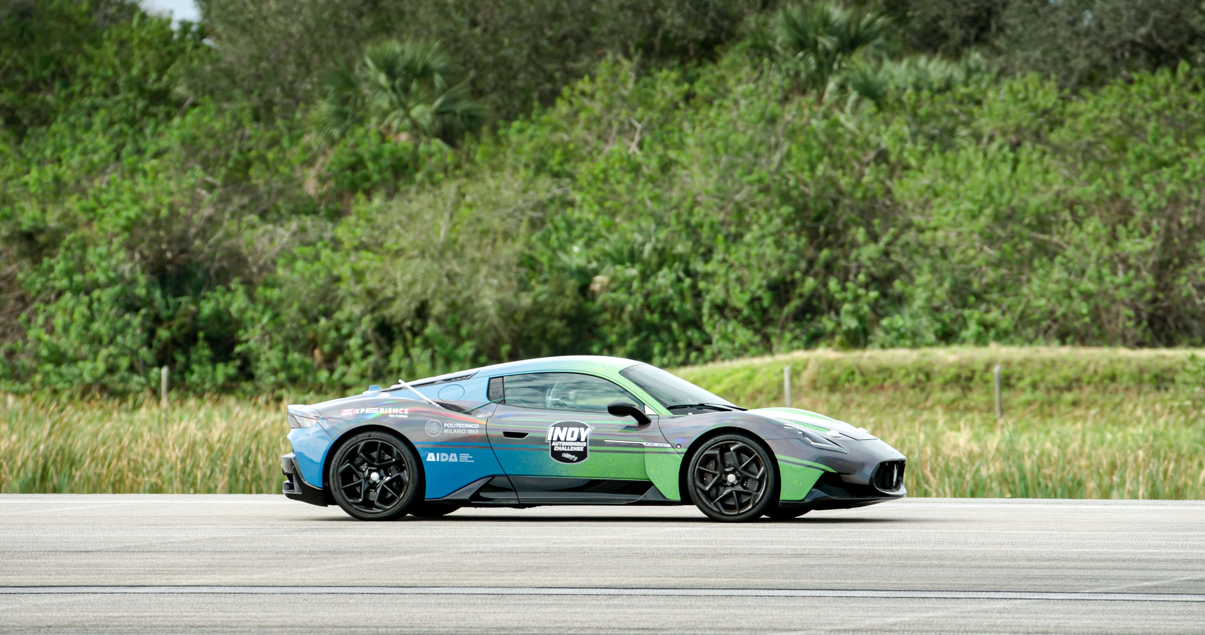 Maserati's AI-driven supercar shatters speed records - Autoblog
