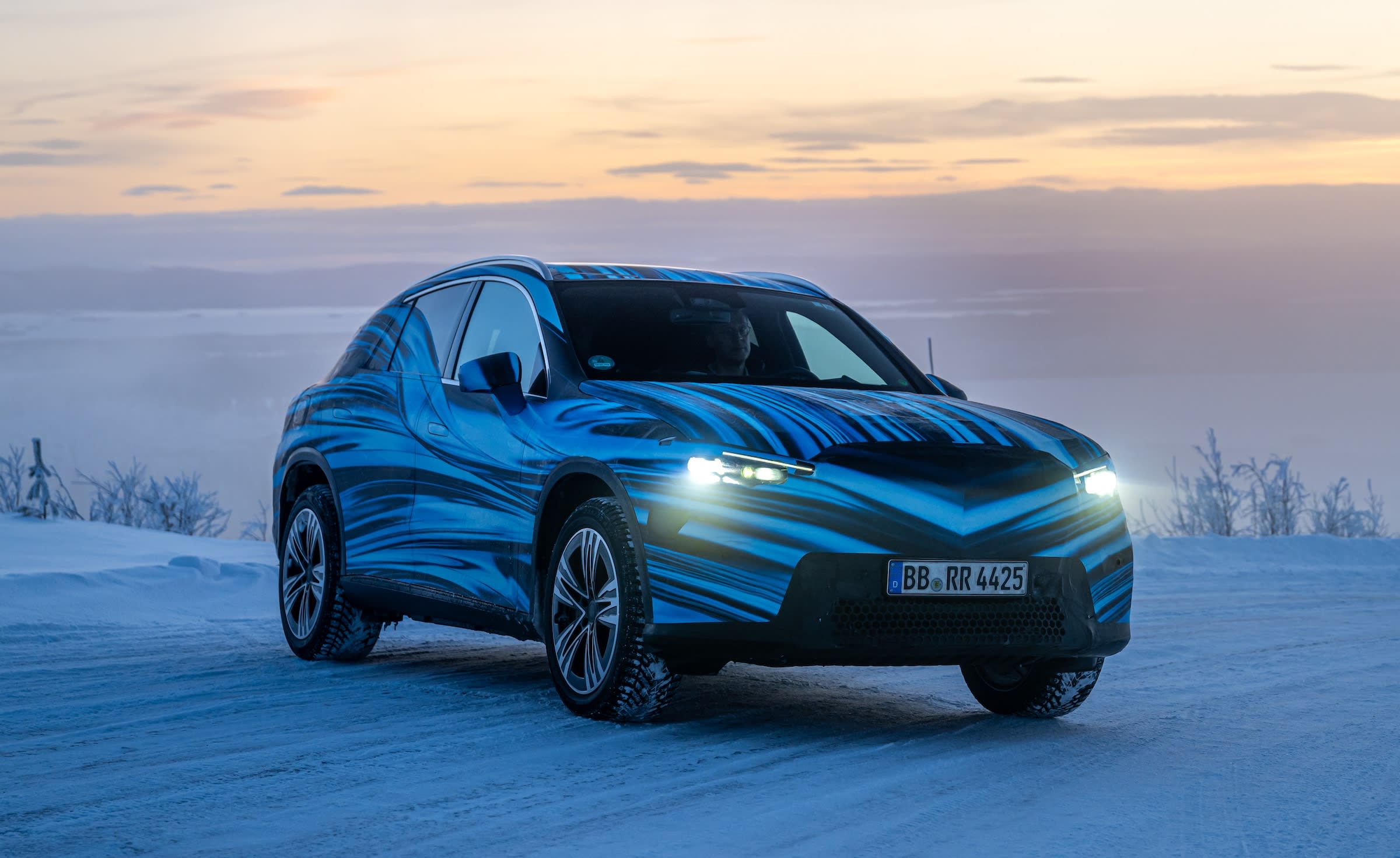 Toyota Grand Highlander vs Toyota Sequoia: Battle of the Japanese ...