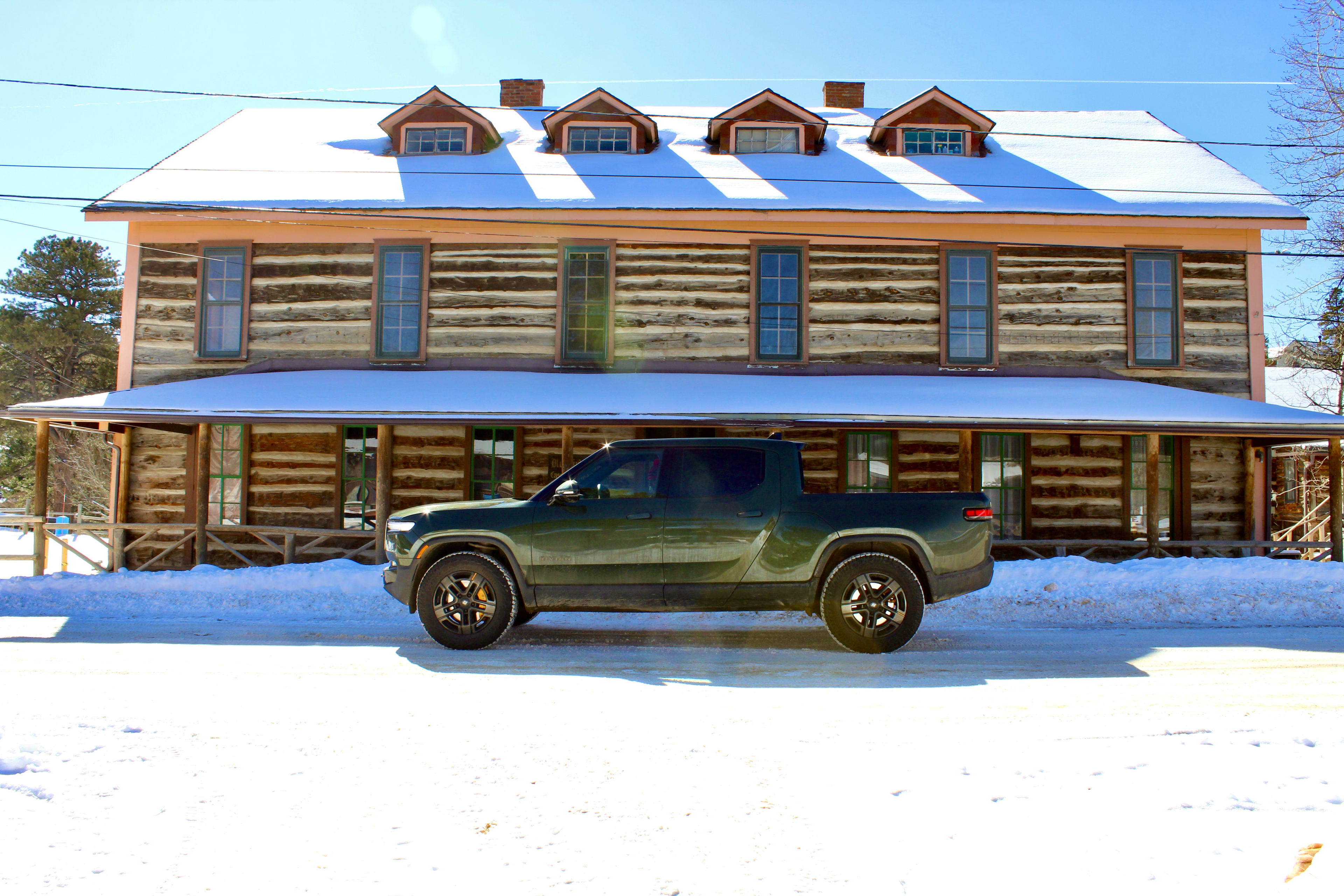 Rivian R1T delivers on this EV feature that Tesla forgot - Autoblog