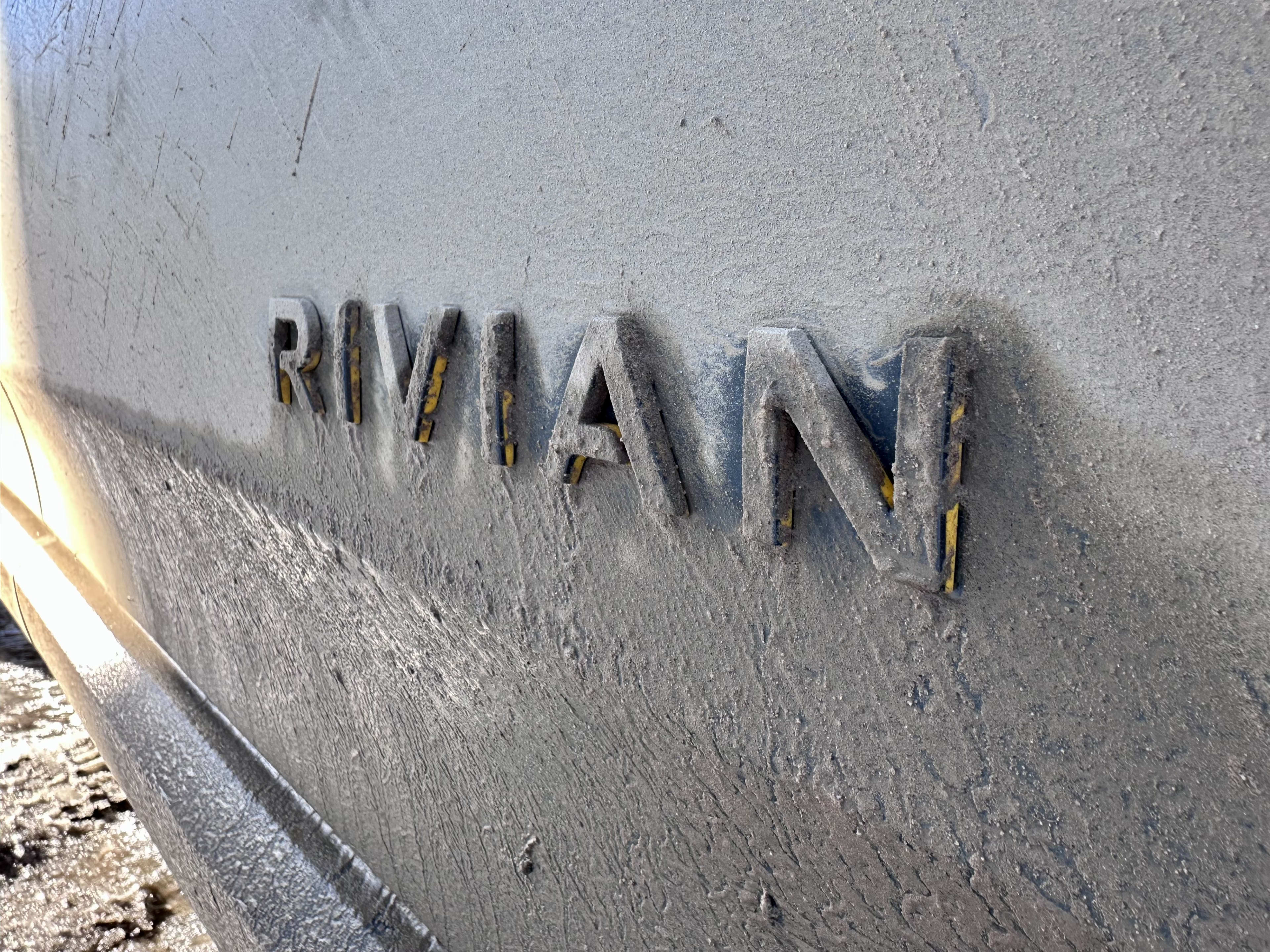 Rivian R1T delivers on this EV feature that Tesla forgot - Autoblog