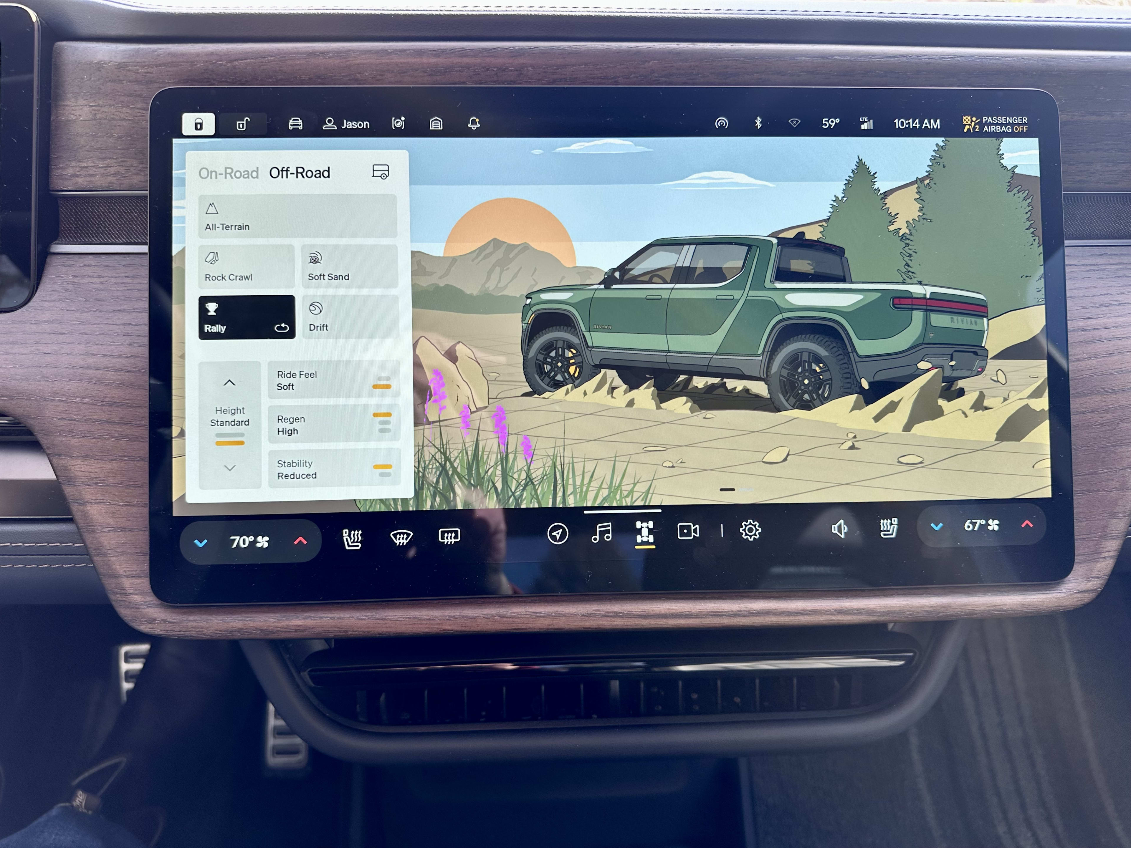 Rivian R1T delivers on this EV feature that Tesla forgot - Autoblog