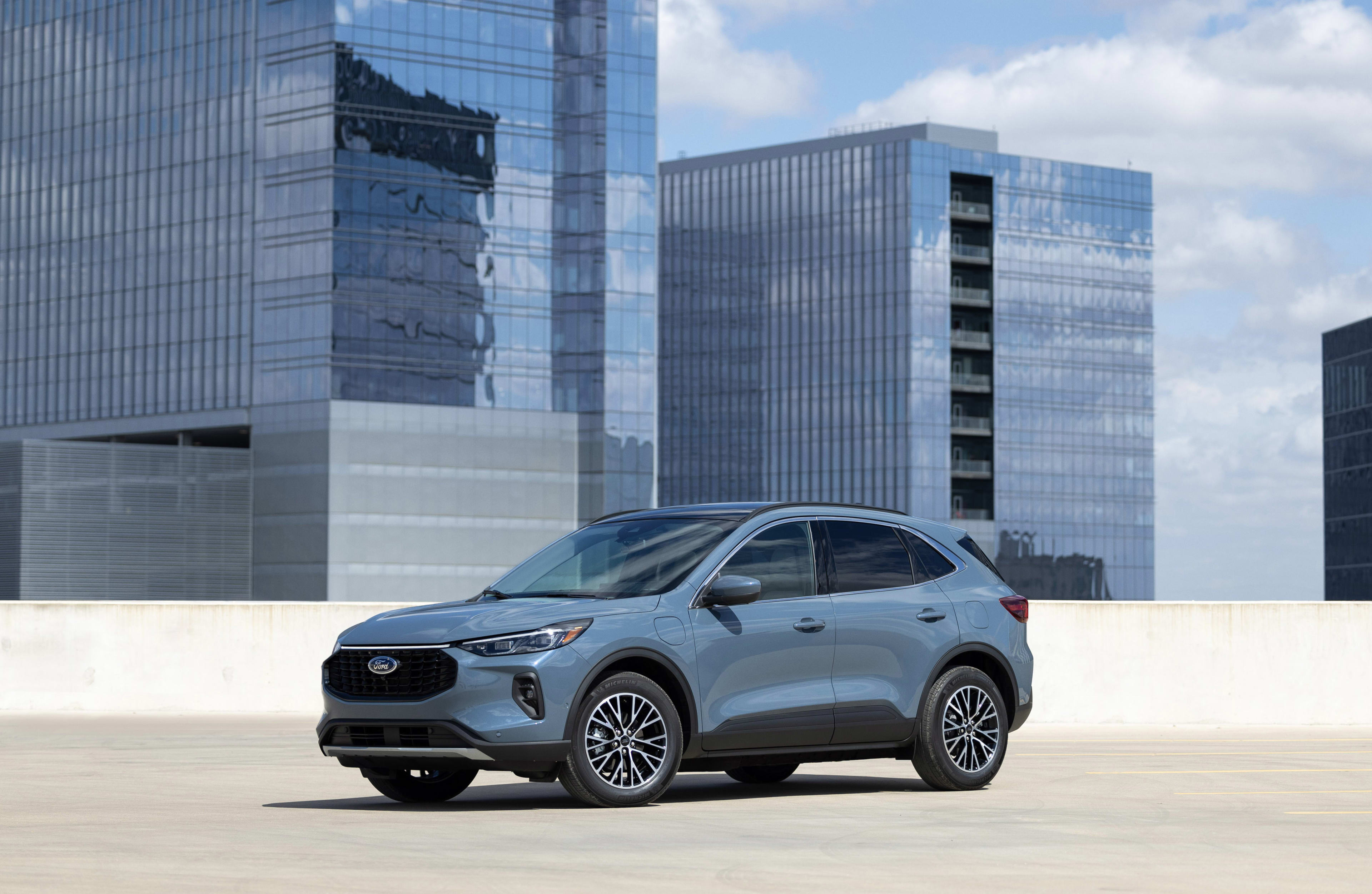 Shopping for a 2025 Ford Escape Hybrid? Here’s What Experts Say You Should Look At Instead ...