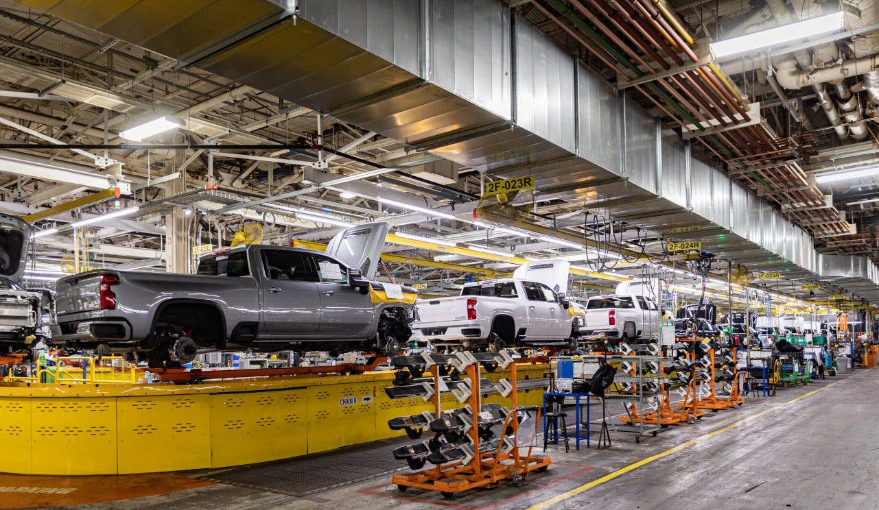 GM Issues Major Production Shift at Canadian Factory - Autoblog